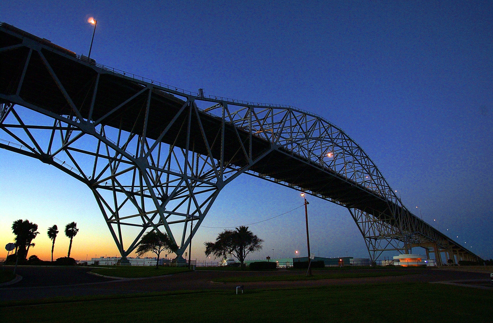 Harbor Bridge will have amber glow to honor those lost to COVID-19