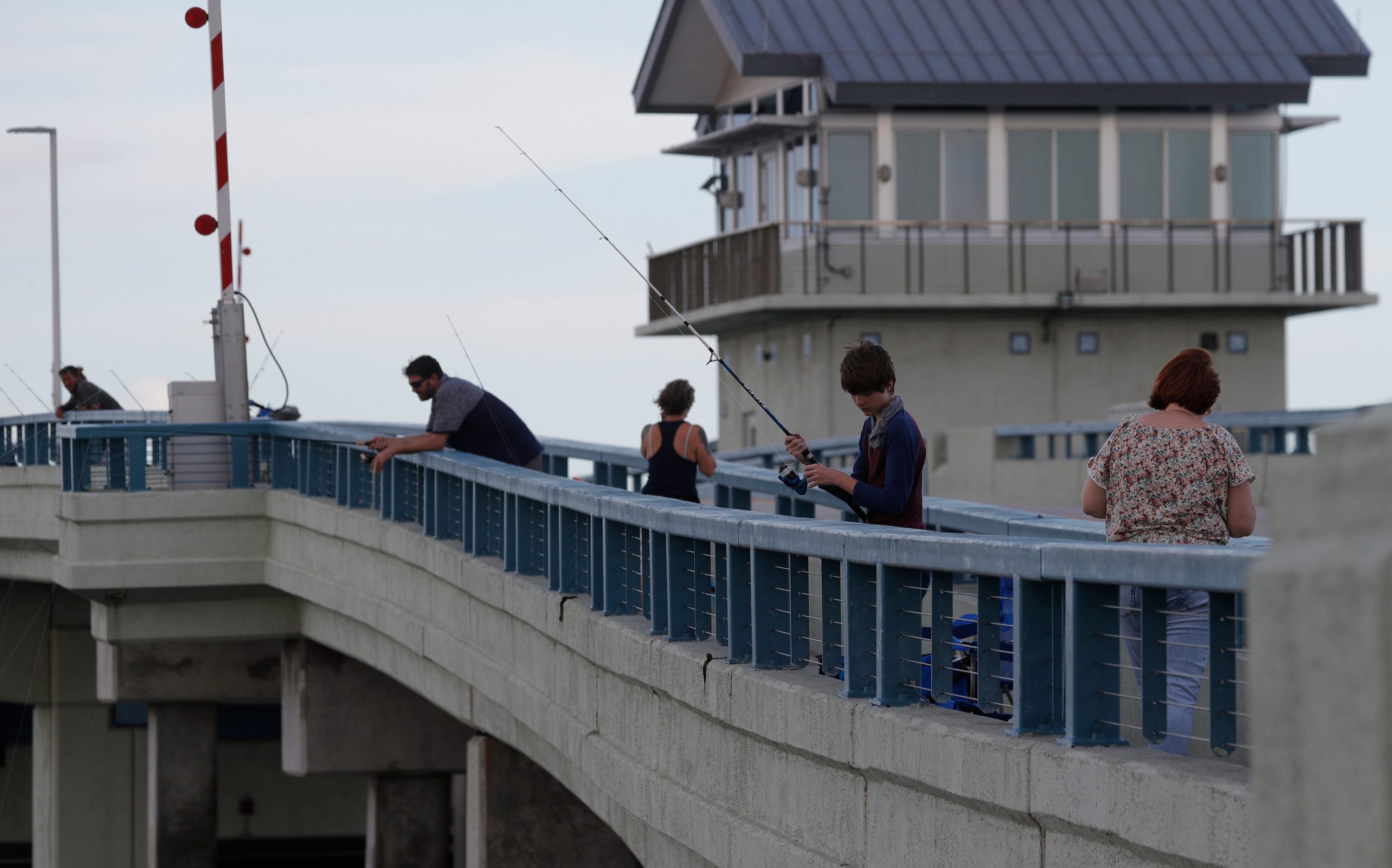 How much do you know about 'The Fishingest Bridge in the World' in ...