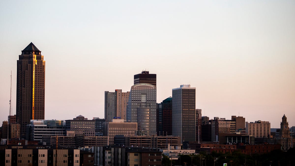 Beautiful images of the downtown Des Moines skyline