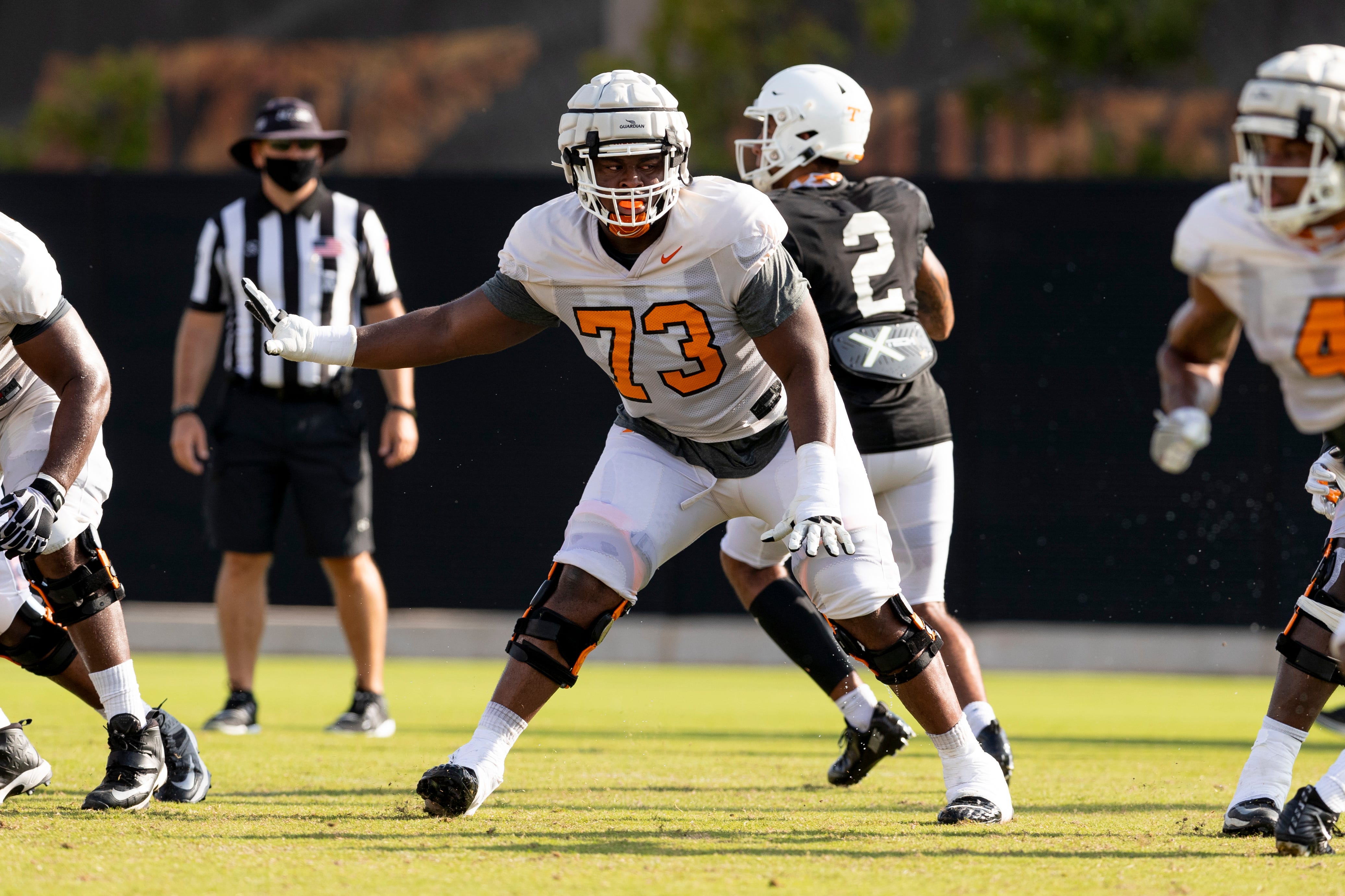 Trey Smith easy for Tennessee football program to promote for awards