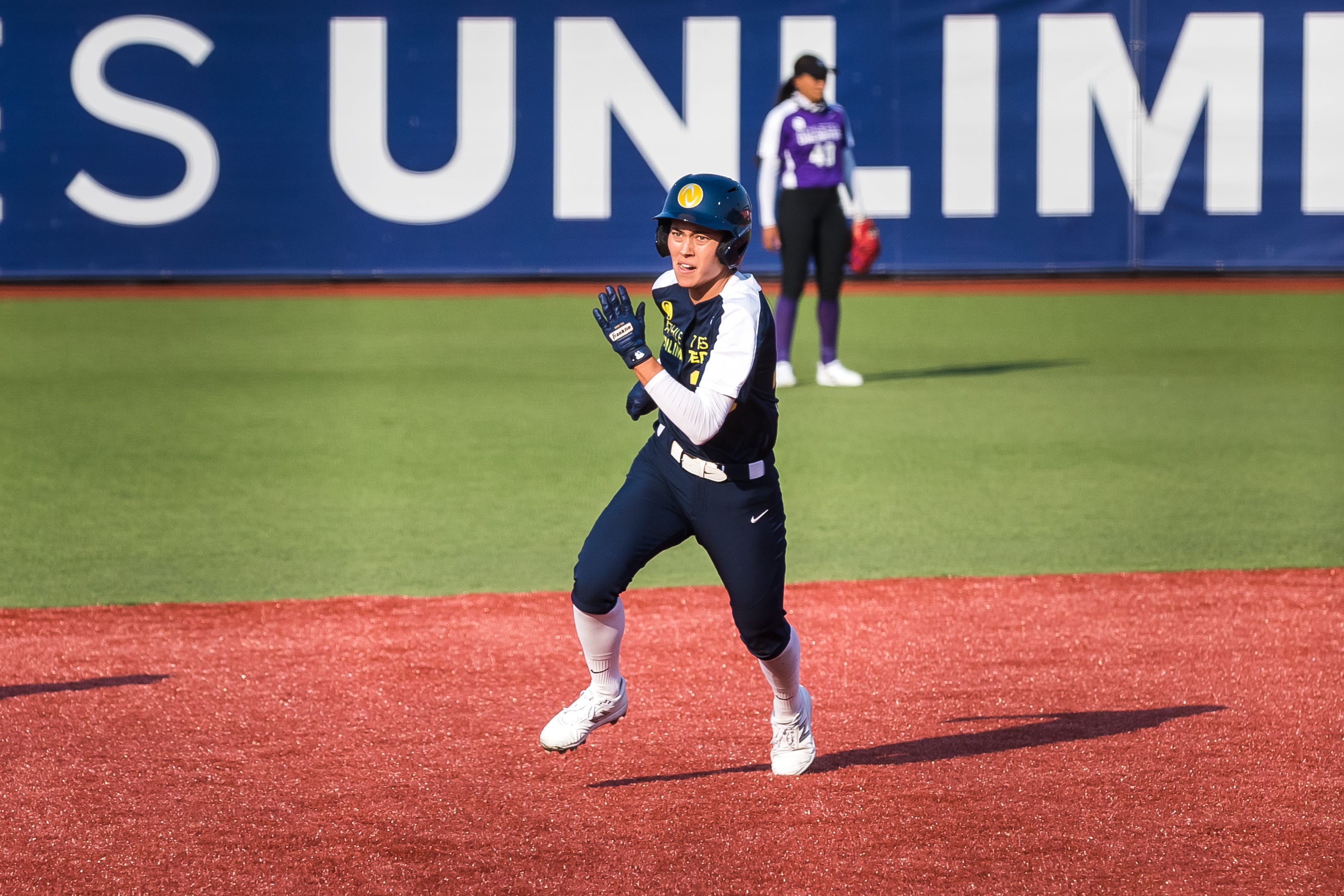 Former Oregon softball stars part of unique new league