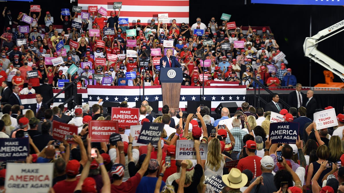 Trump holds indoor rally in Nevada defying state COVID-19 restrictions