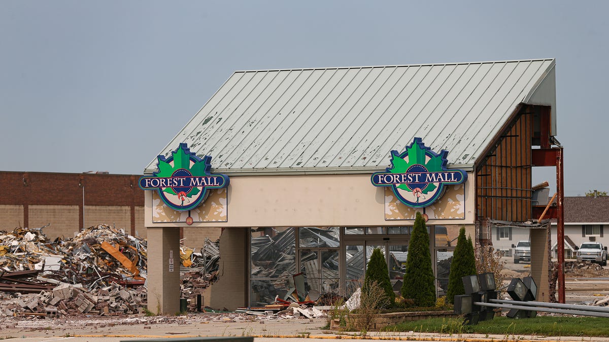 Work continues on Forest Mall demolition