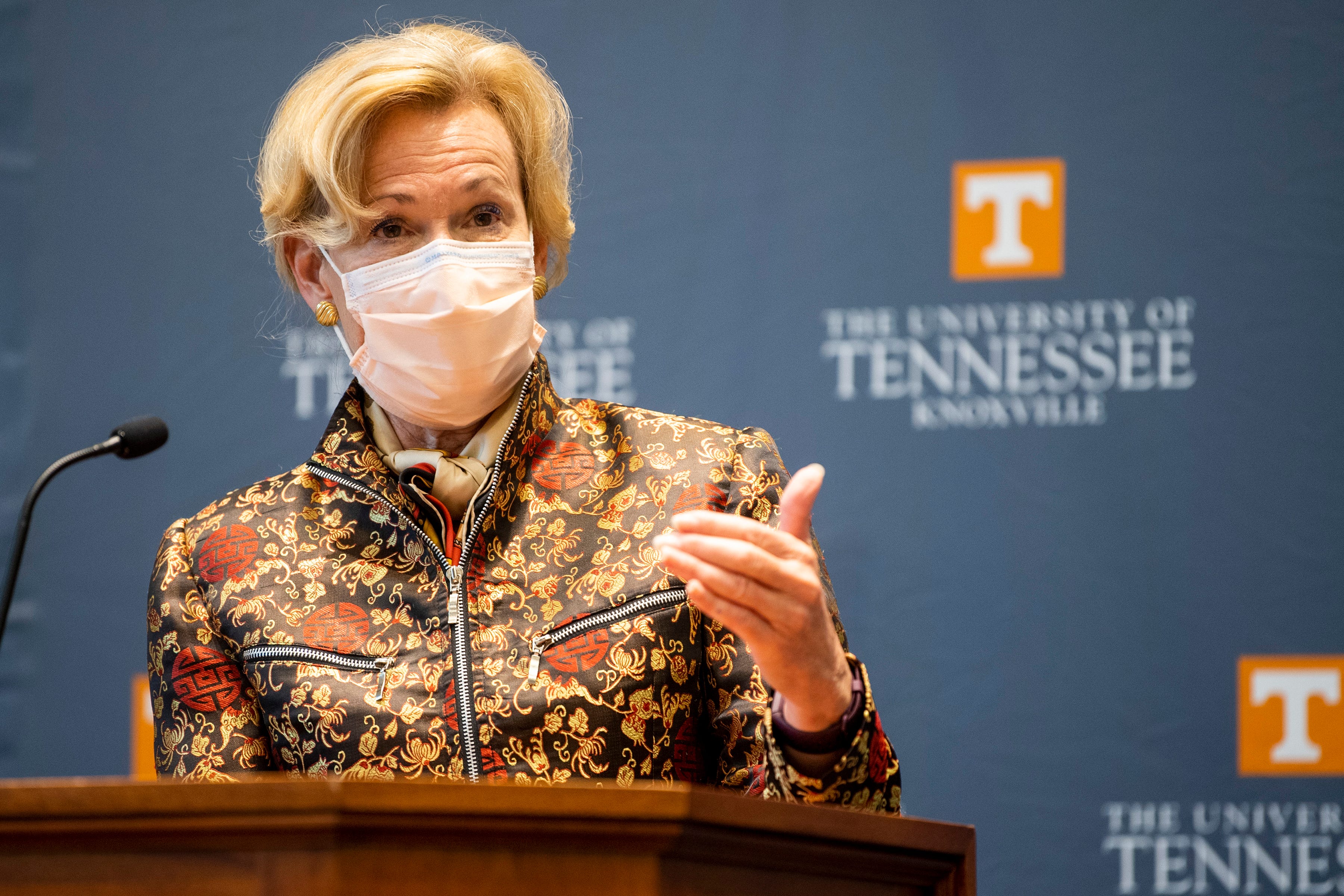 Deborah Birx at University of Tennessee: Case spikes require action