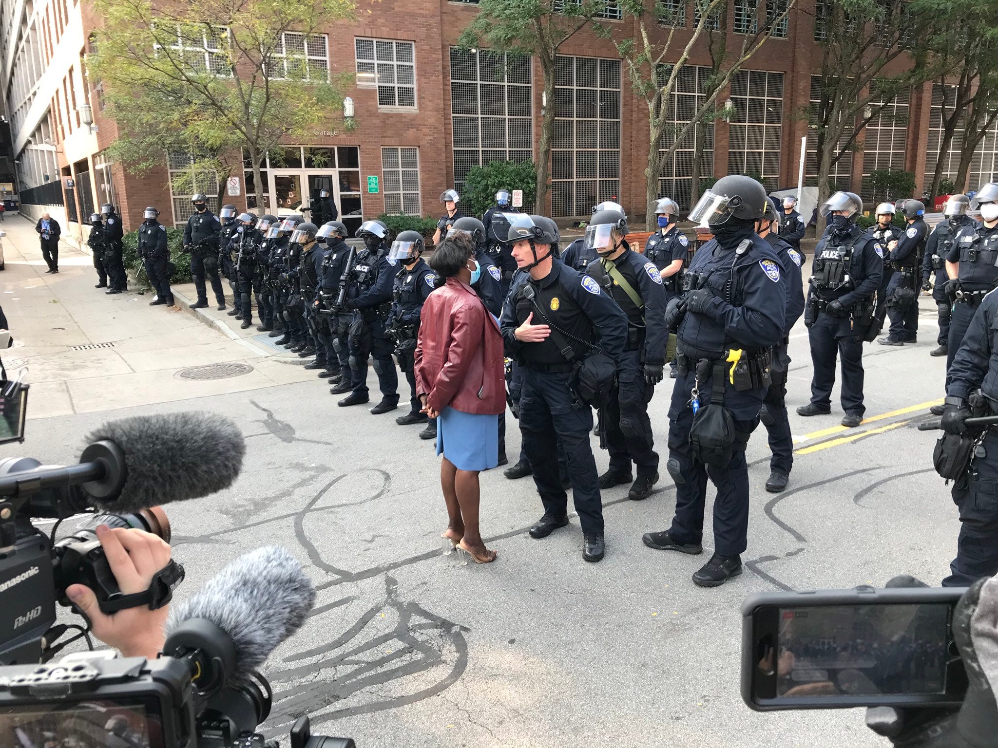 Rochester City Hall: Police begin arresting, removing BLM protesters
