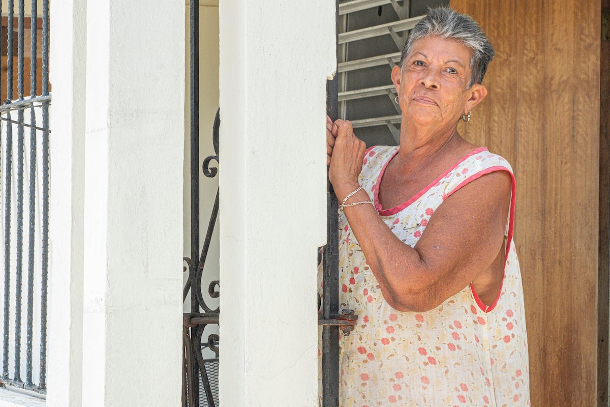 Puerto Rico residents answer 2020 census -- over and over