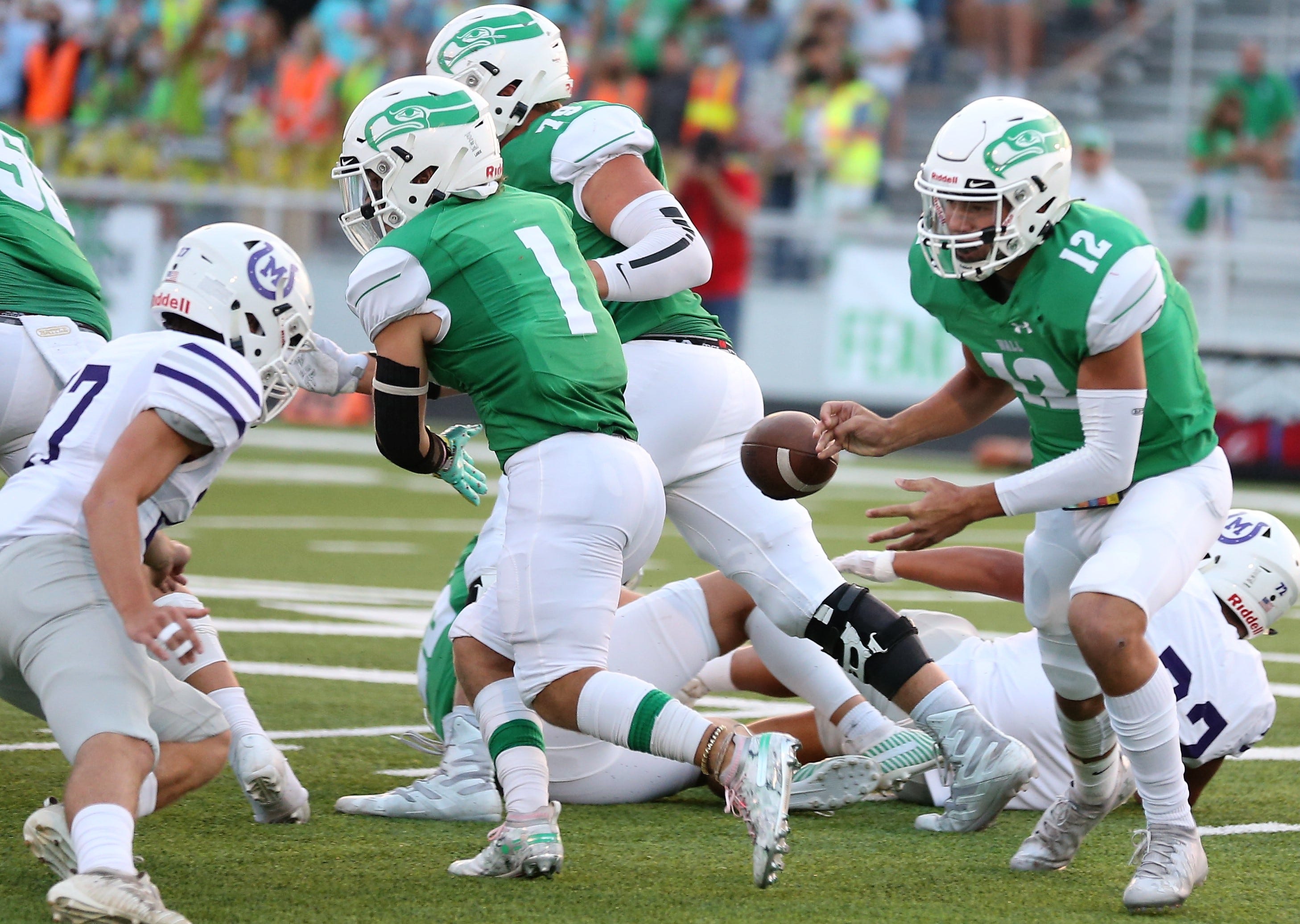 Wall football falls to No. 9 in state rankings, to play No. 10 Jim Ned