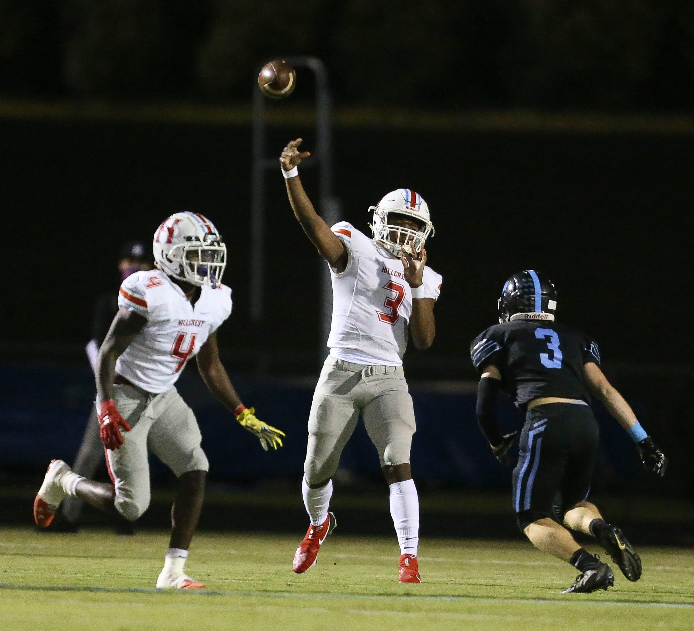 Ethan Crawford passes Hillcrest Patriots past Northridge Jaguars