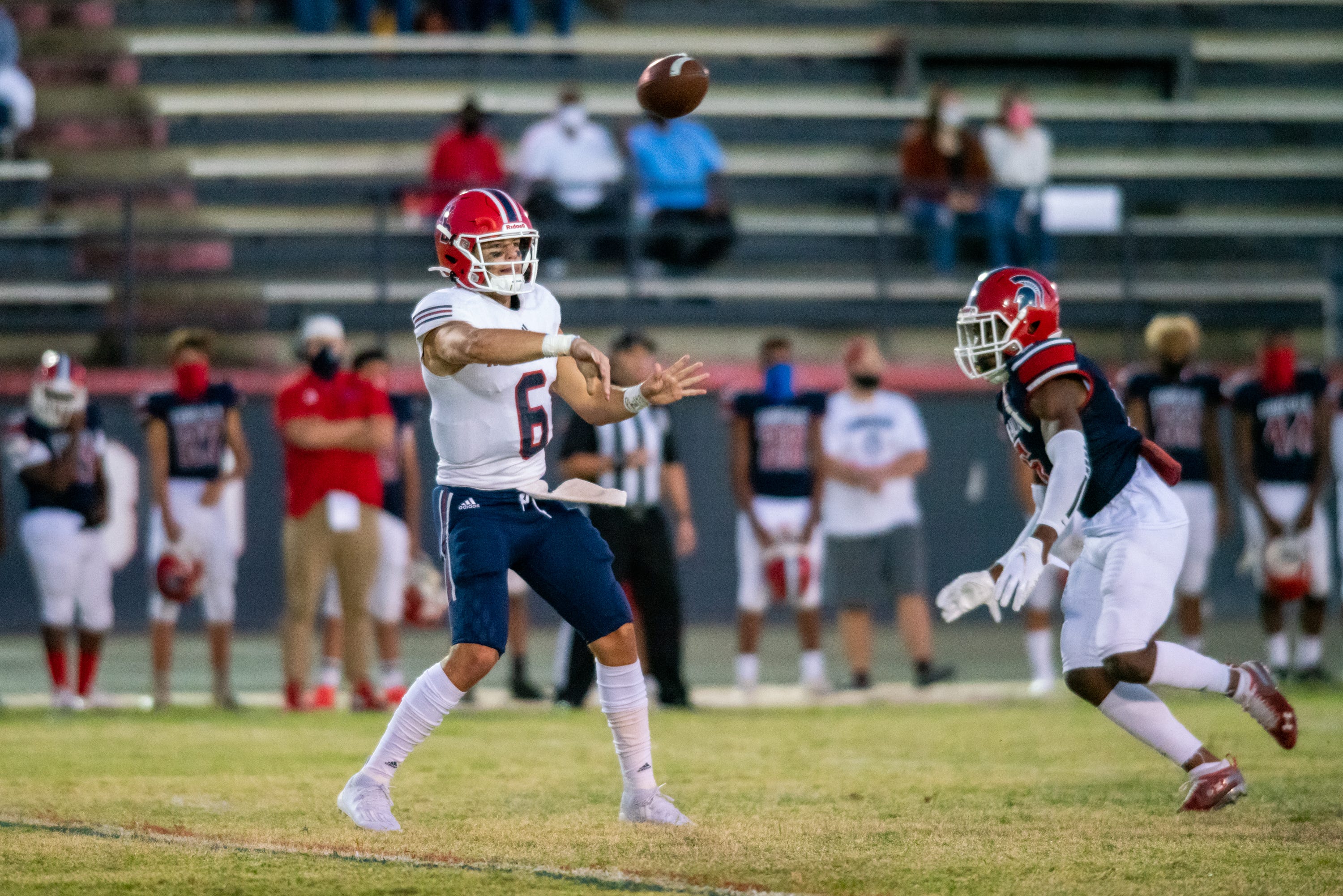 Notre Dame defense stifles Comeaux in season opener