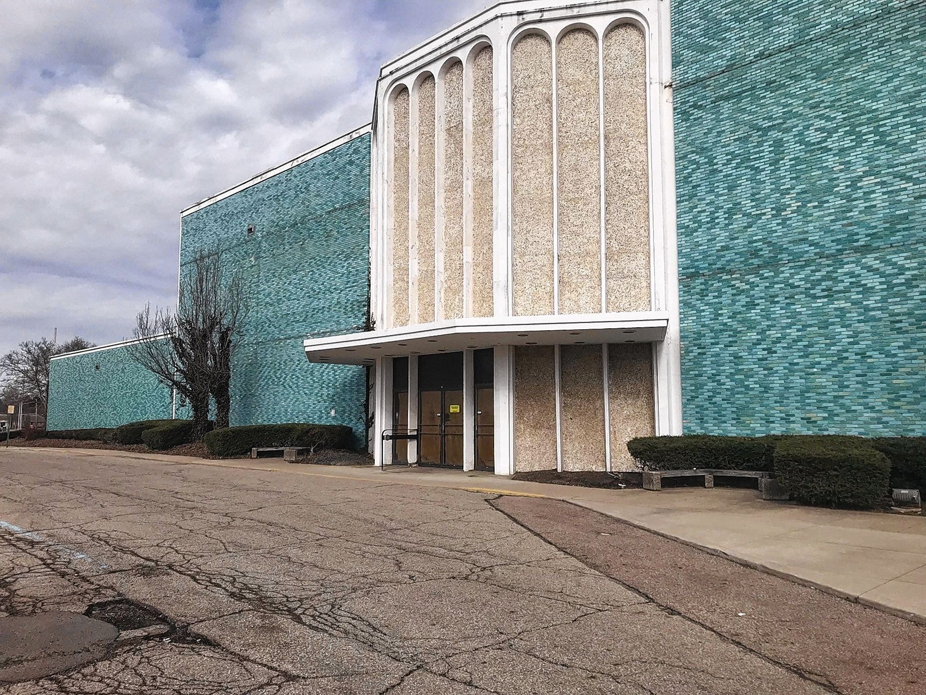 Upper Arlington hosting sale of blue bricks from old Lazarus store