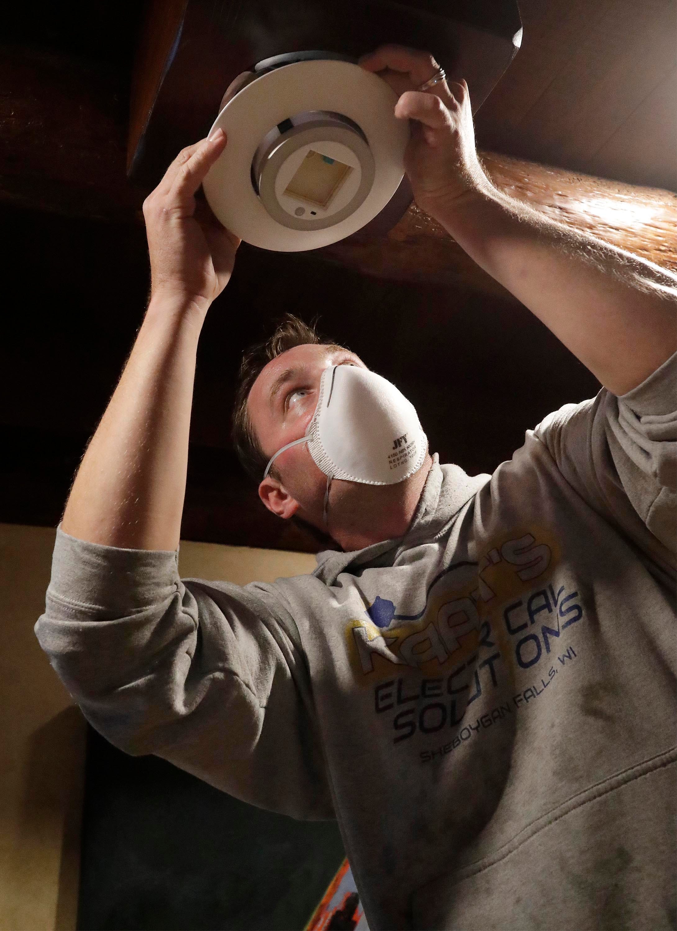 Wisconsin restaurant adds FAR-UVC 222 lights to prevent COVID-19