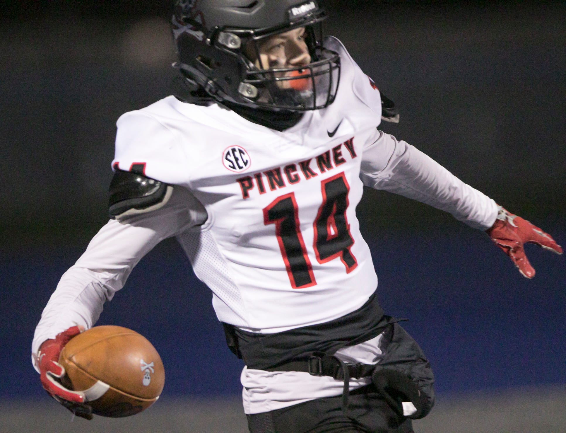 Jimmy Bona hardly misses in Pinckney's opening win over Skyline