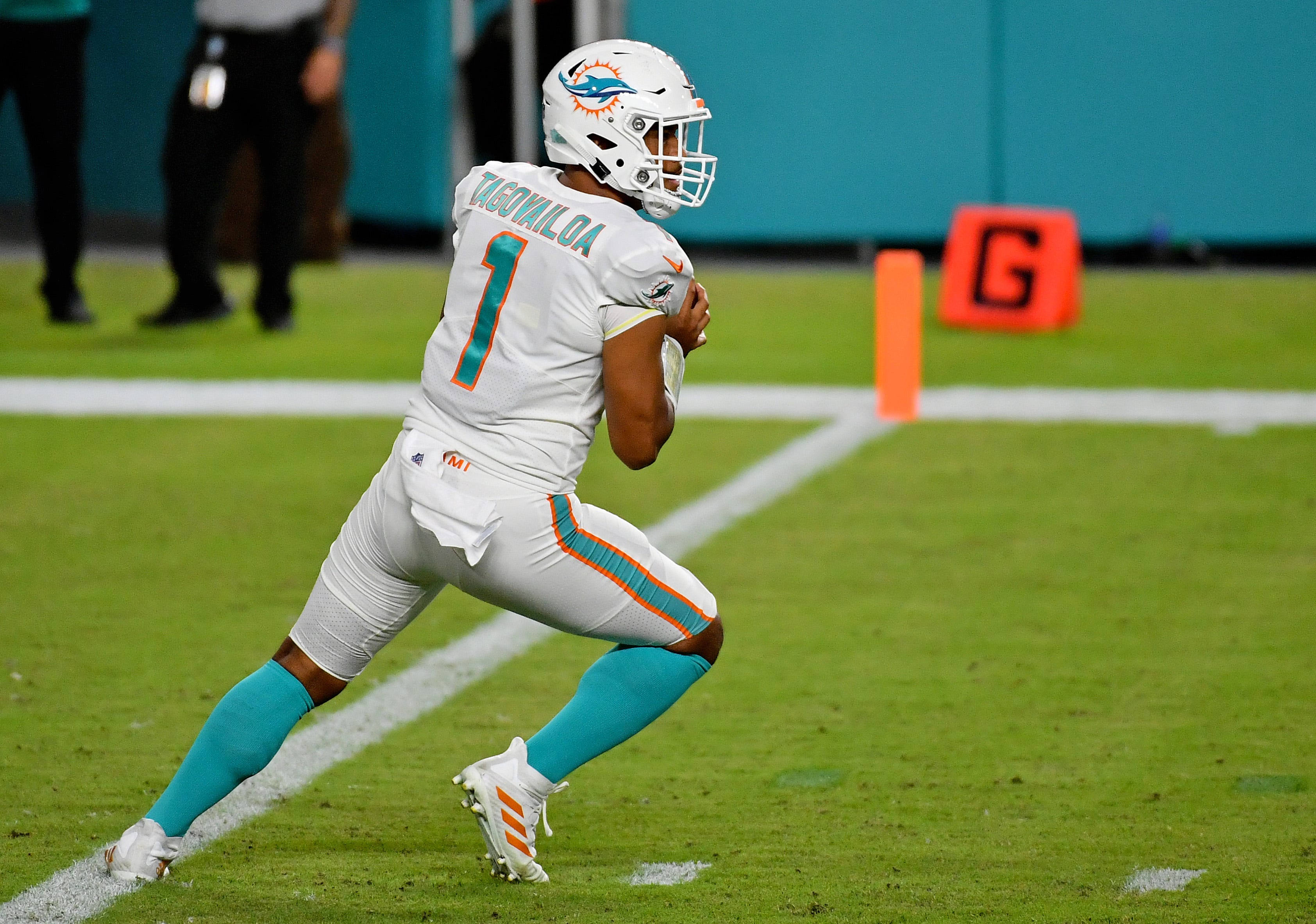 Miami Dolphins quarterback Tua Tagovailoa clears concussion protocol