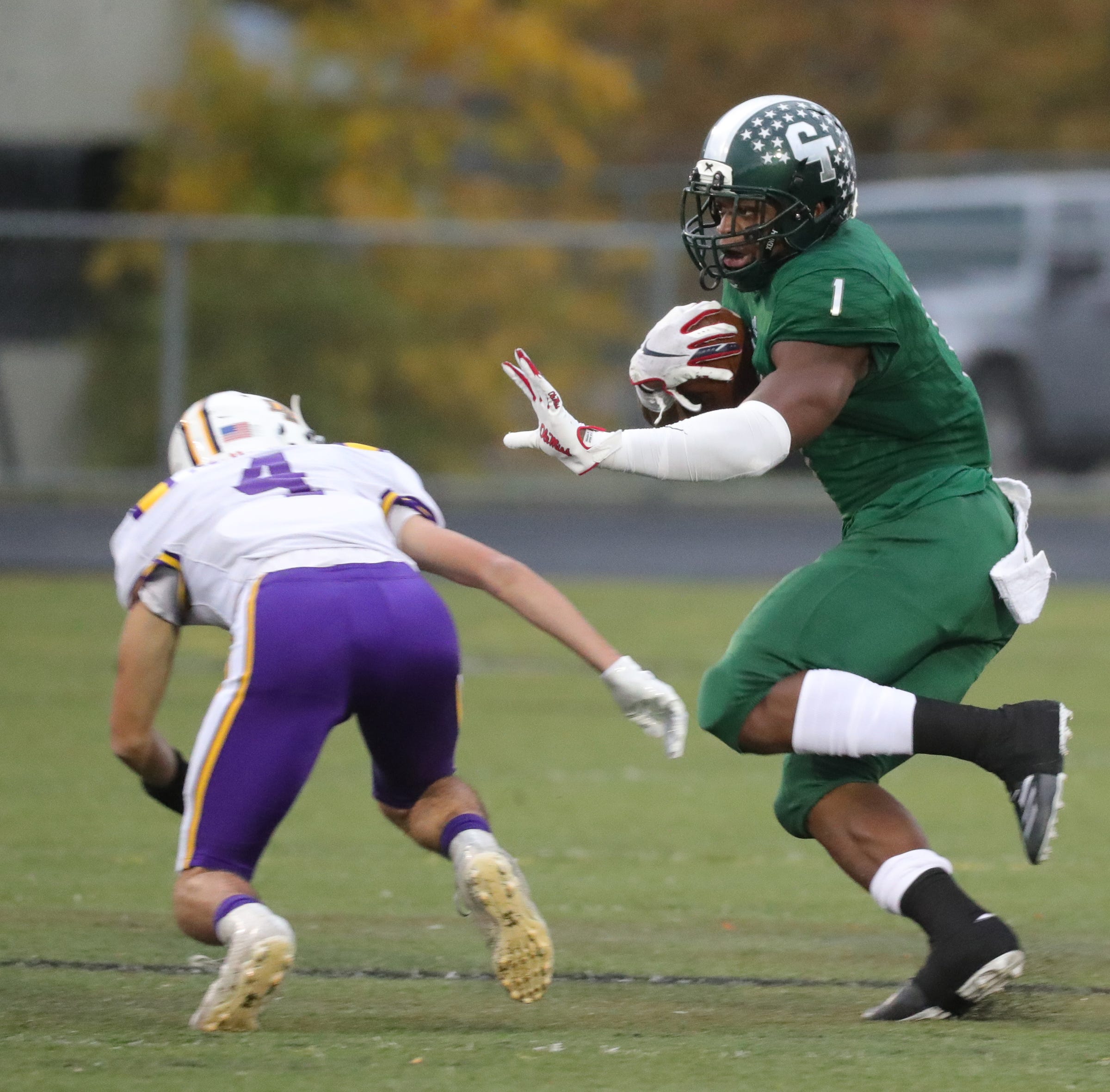 Michigan high school football: Cass Tech shuts out De La Salle, 35-0