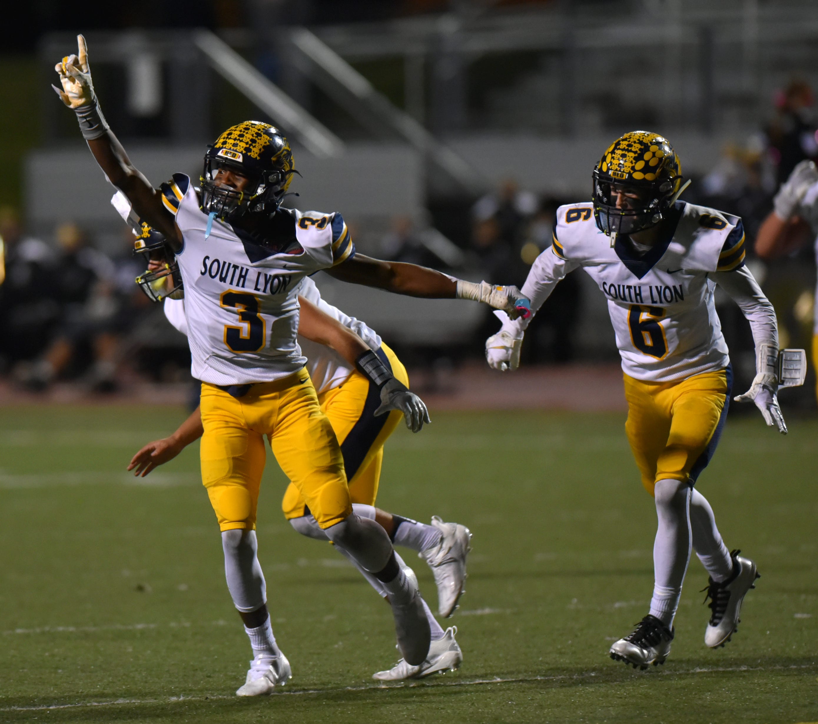 South Lyon football continues dominance against South Lyon East