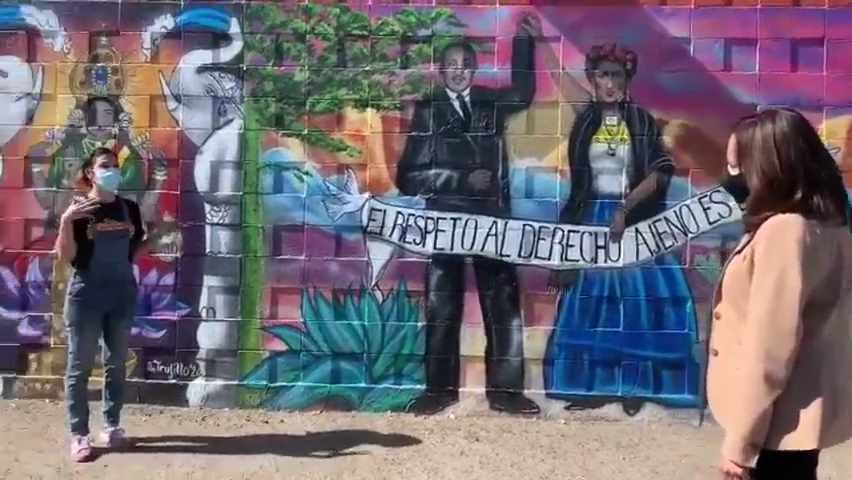 Sen. Kamala Harris talks to artist about inspiration behind Tucson mural