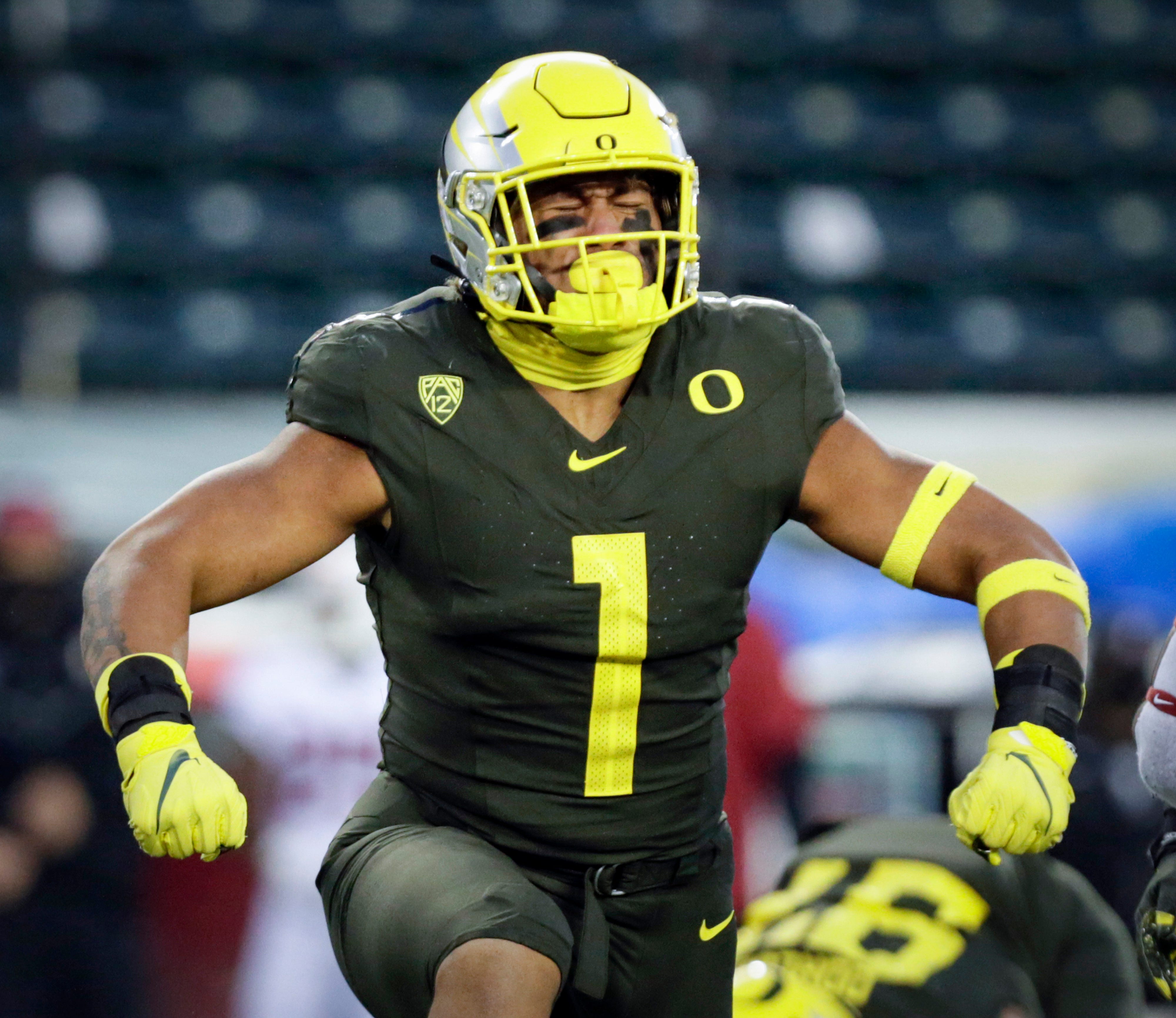 Oregon Ducks linebacker Noah Sewell named FWAA freshman all-American