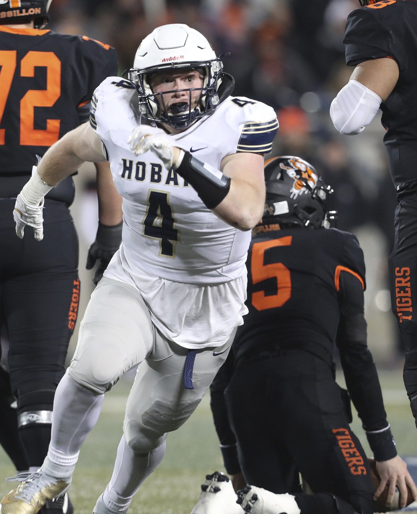 Luke Bauer helps power Hoban back to Division II football state final