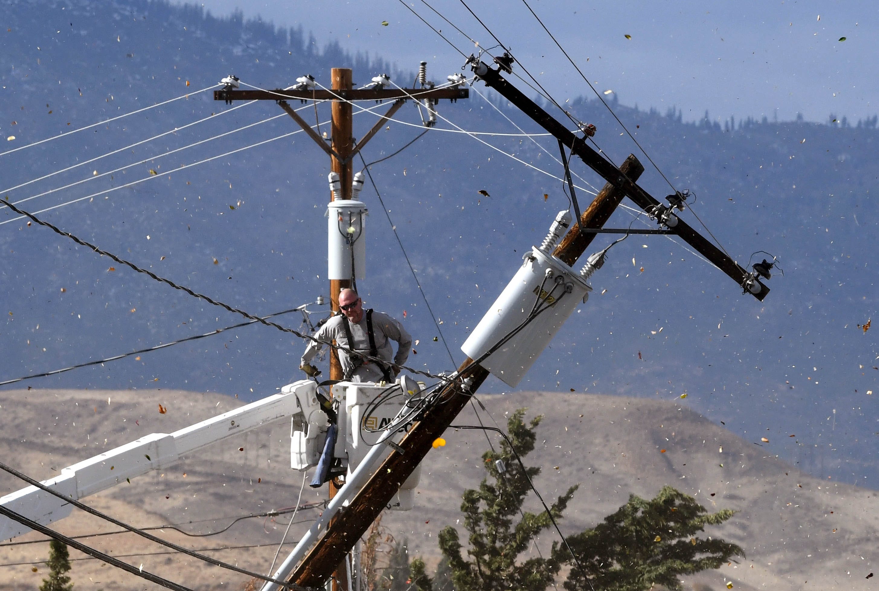 Reno fires: When will the wind stop? NWS says it could be hours
