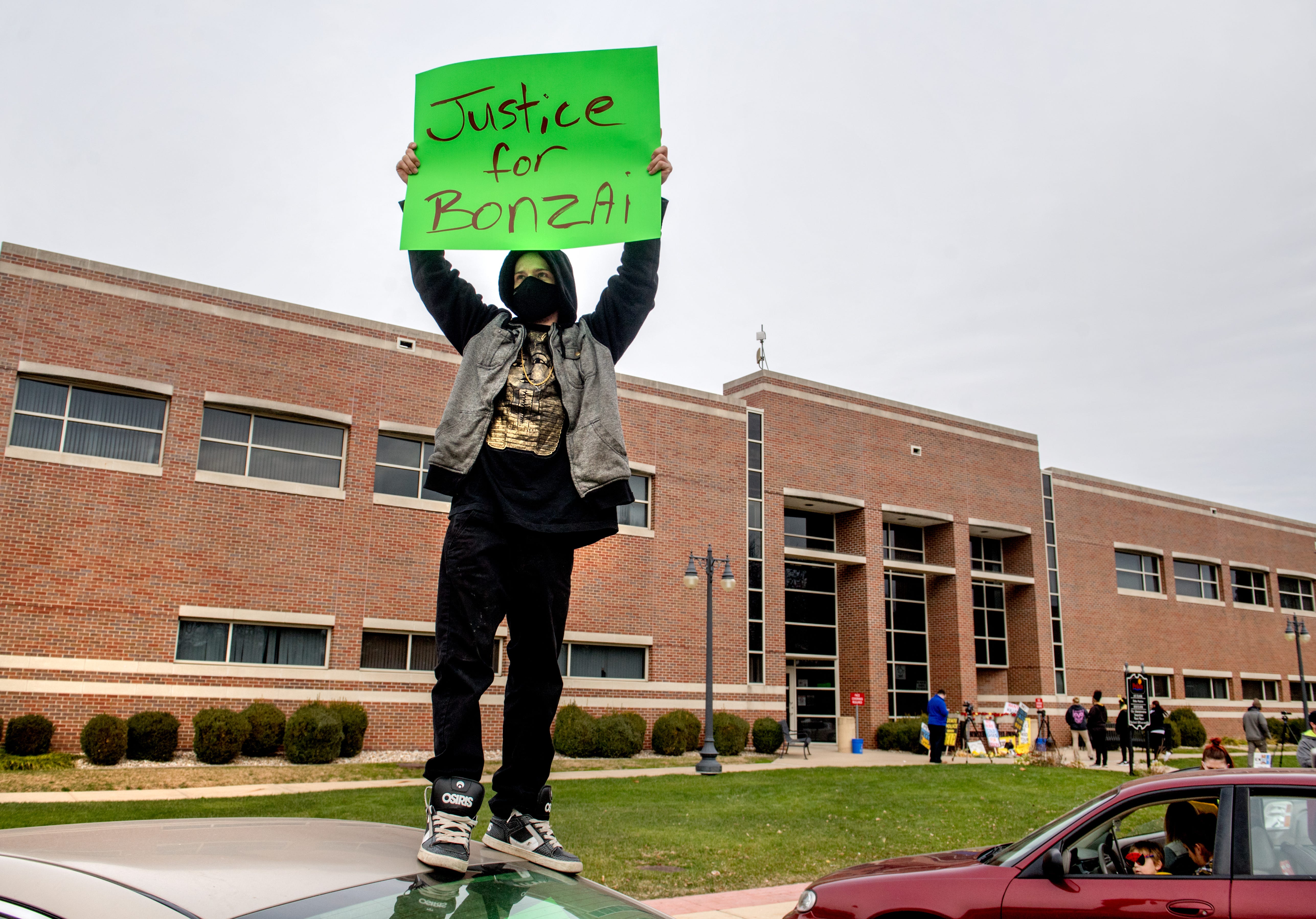 Supporters of murdered child Robert Bee hold rally to pressure the police