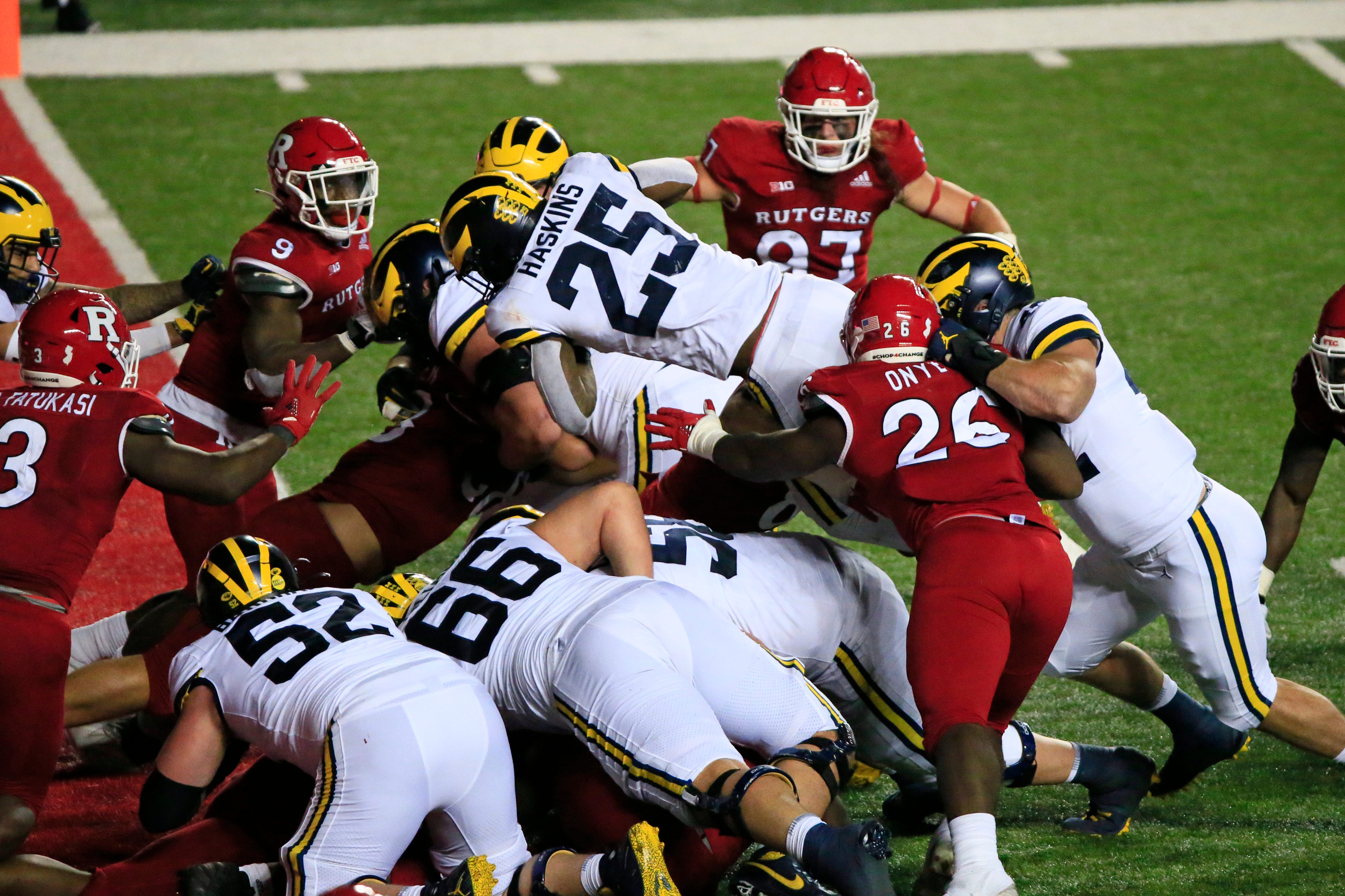 Michigan football survives in triple overtime at Rutgers, 48-42