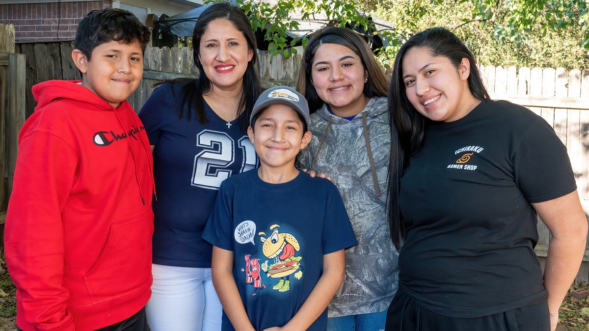 Season for Caring: Molina family photos