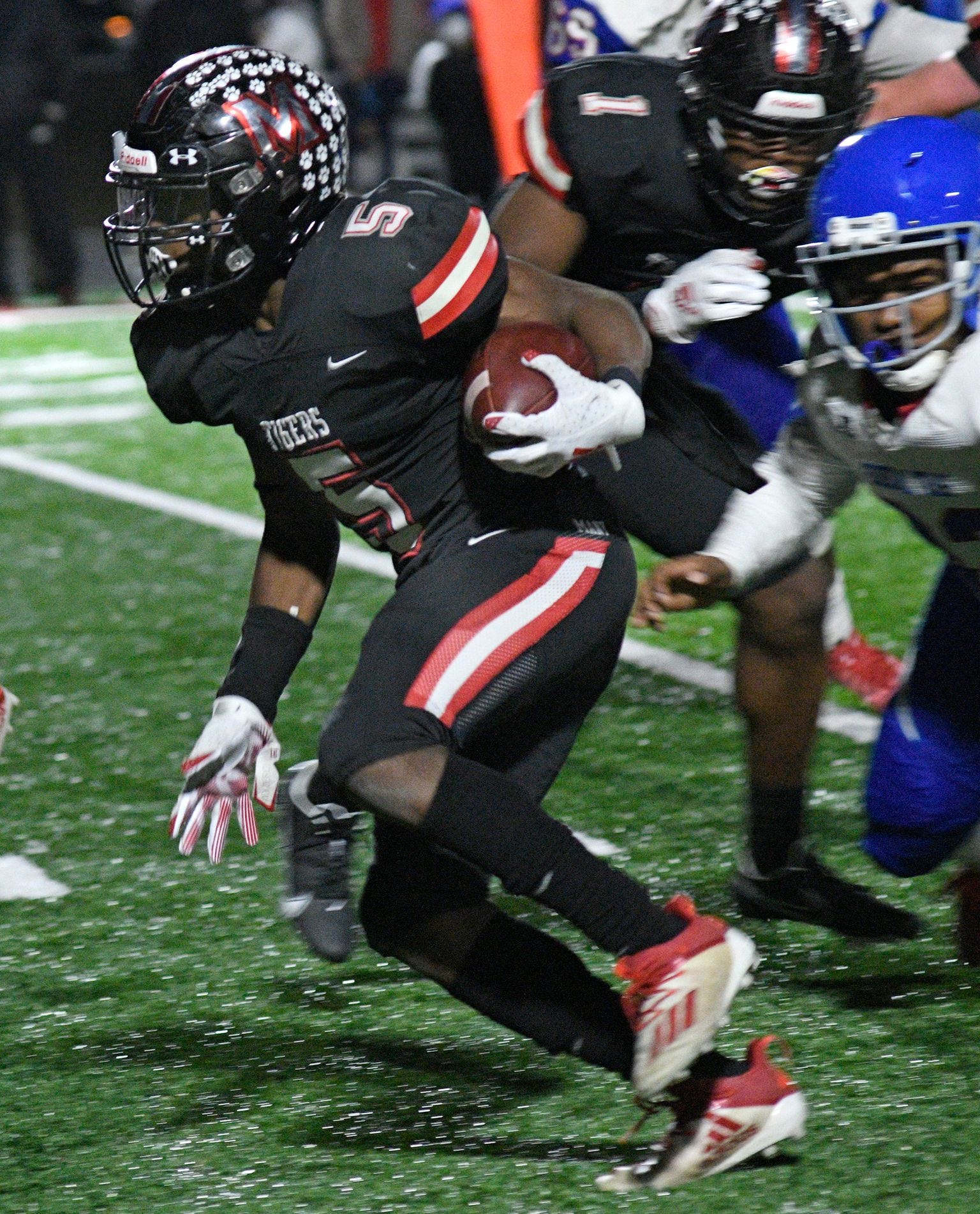 Many running back London Williams scored 6 TDs, seeking college offers