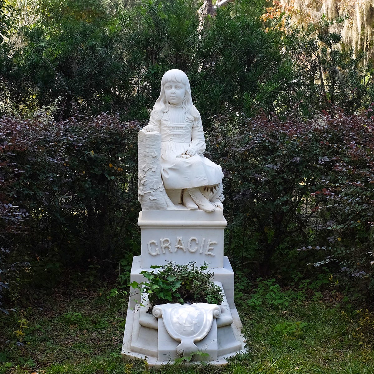 Explore Victorian-era monuments at Bonaventure Cemetery
