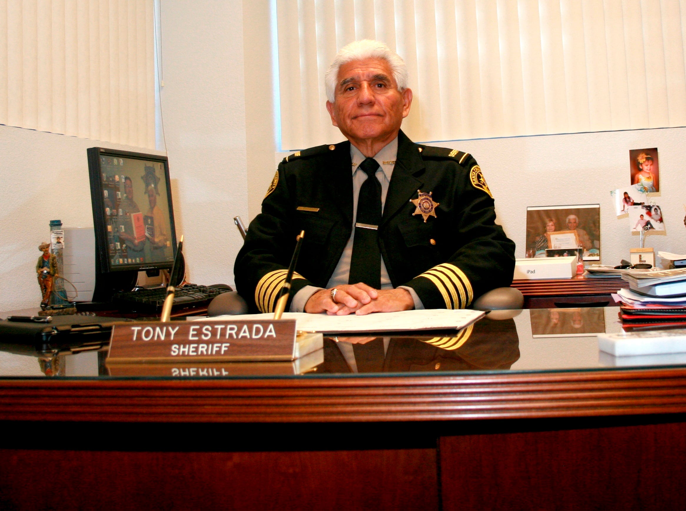 Tony Estrada: se va el alguacil con medio siglo de 'compasión' en AZ