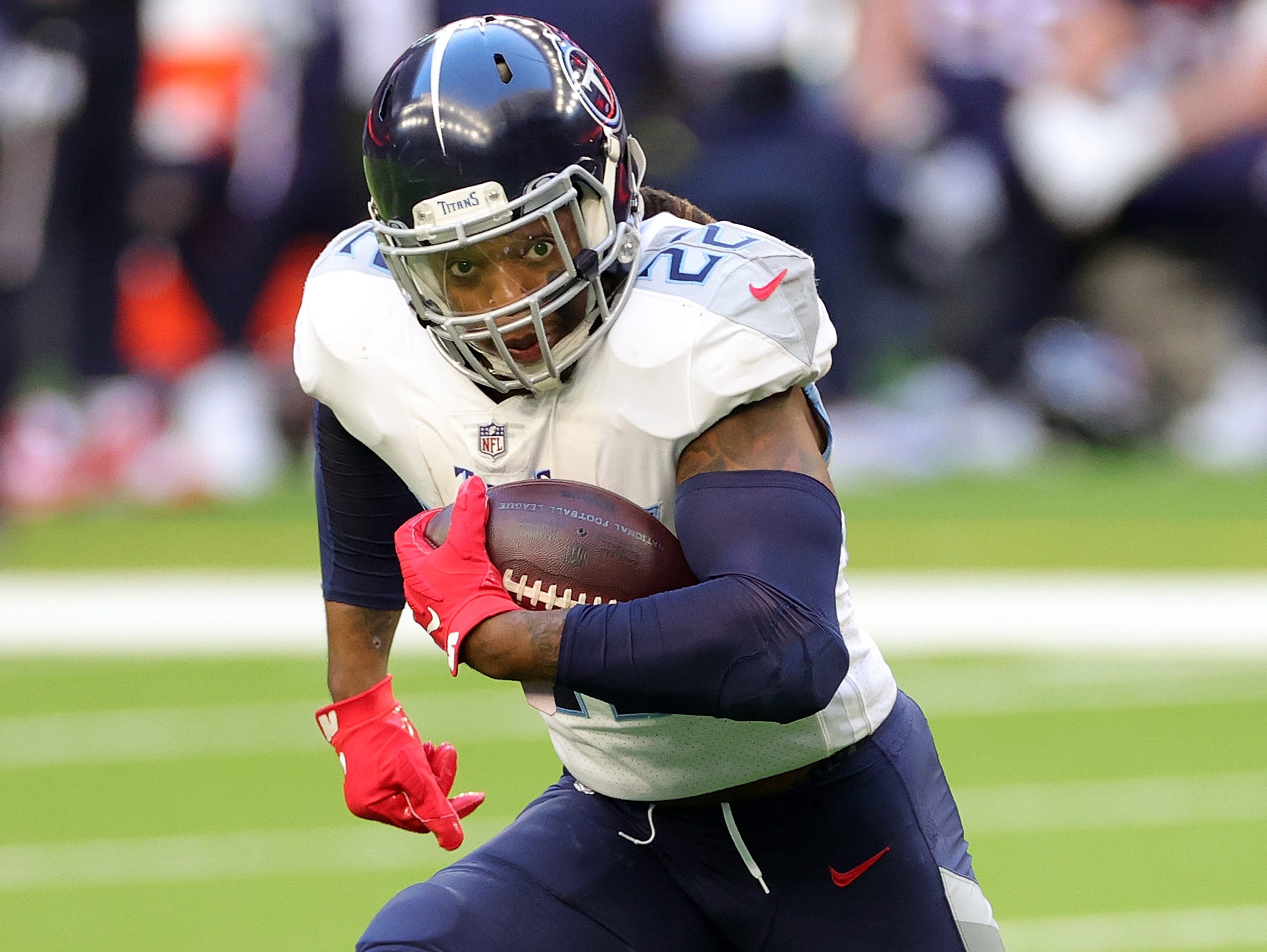 Derrick Henry surpasses 2,000 yards, Titans clinch AFC South at Texans