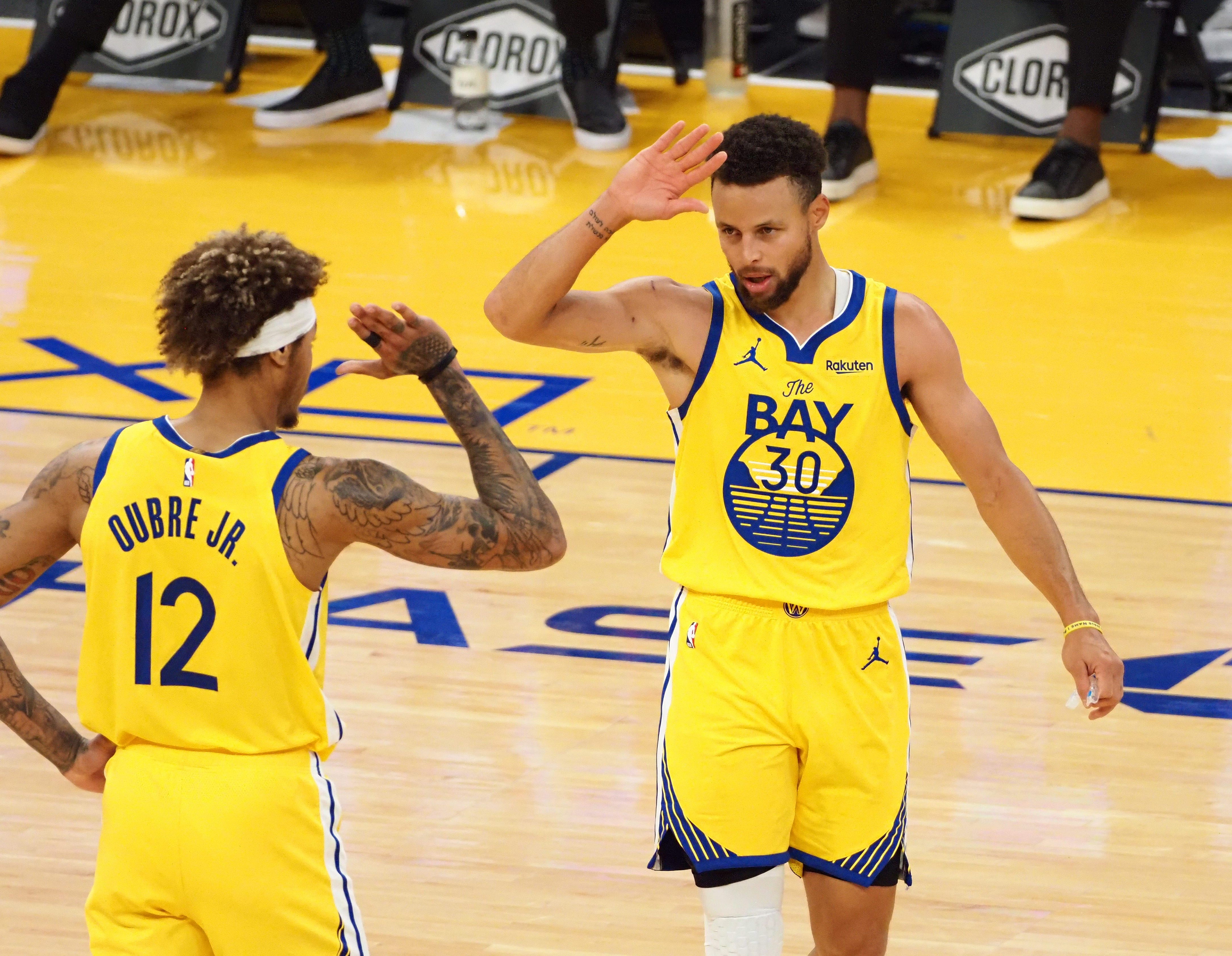 Steph Curry scores career high 62 points in Warriors win over Blazers