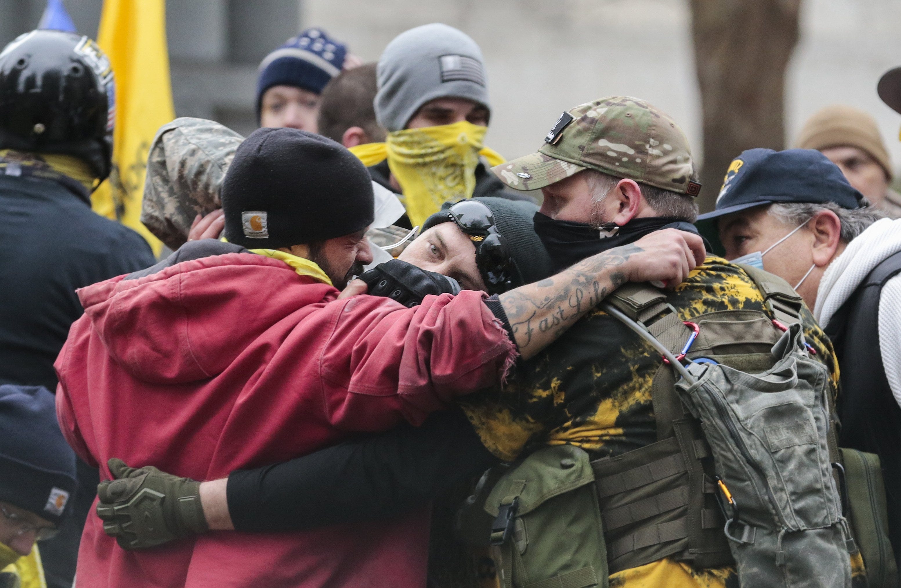 Experts: Parents shouldn't shield children from news