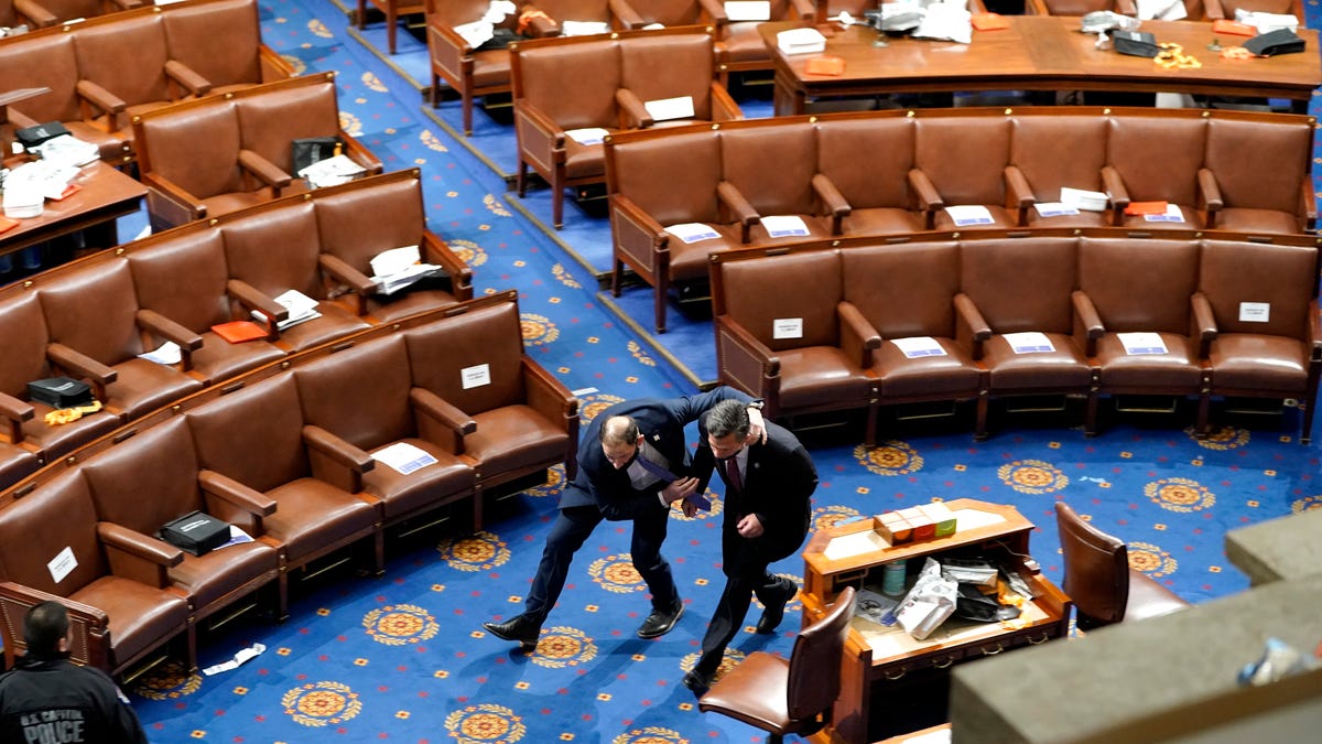Lawmakers Aides Seek Shelter As Pro Trump Mob Storms The Us Capitol