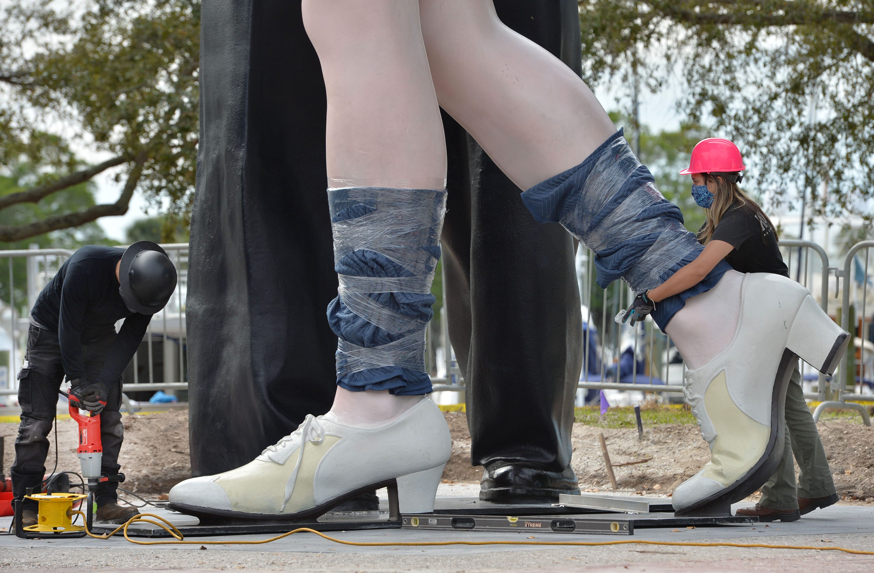 Sarasota’s ‘Unconditional Surrender’ statue is moved