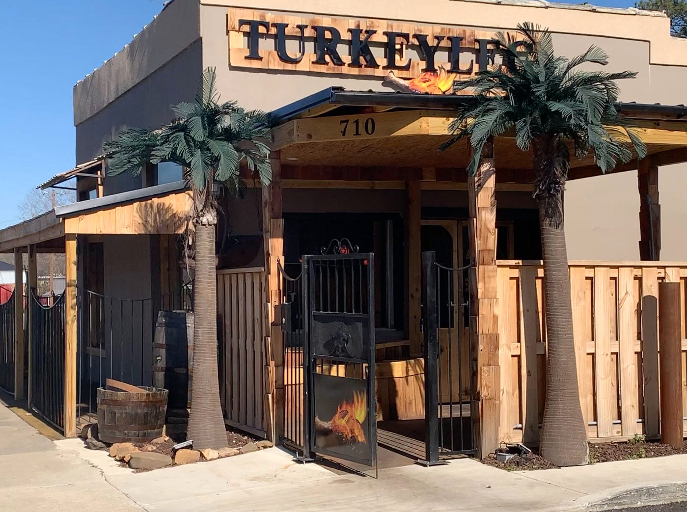 Gadsden's Turkey Leg Shack brings a unique food experience to locals