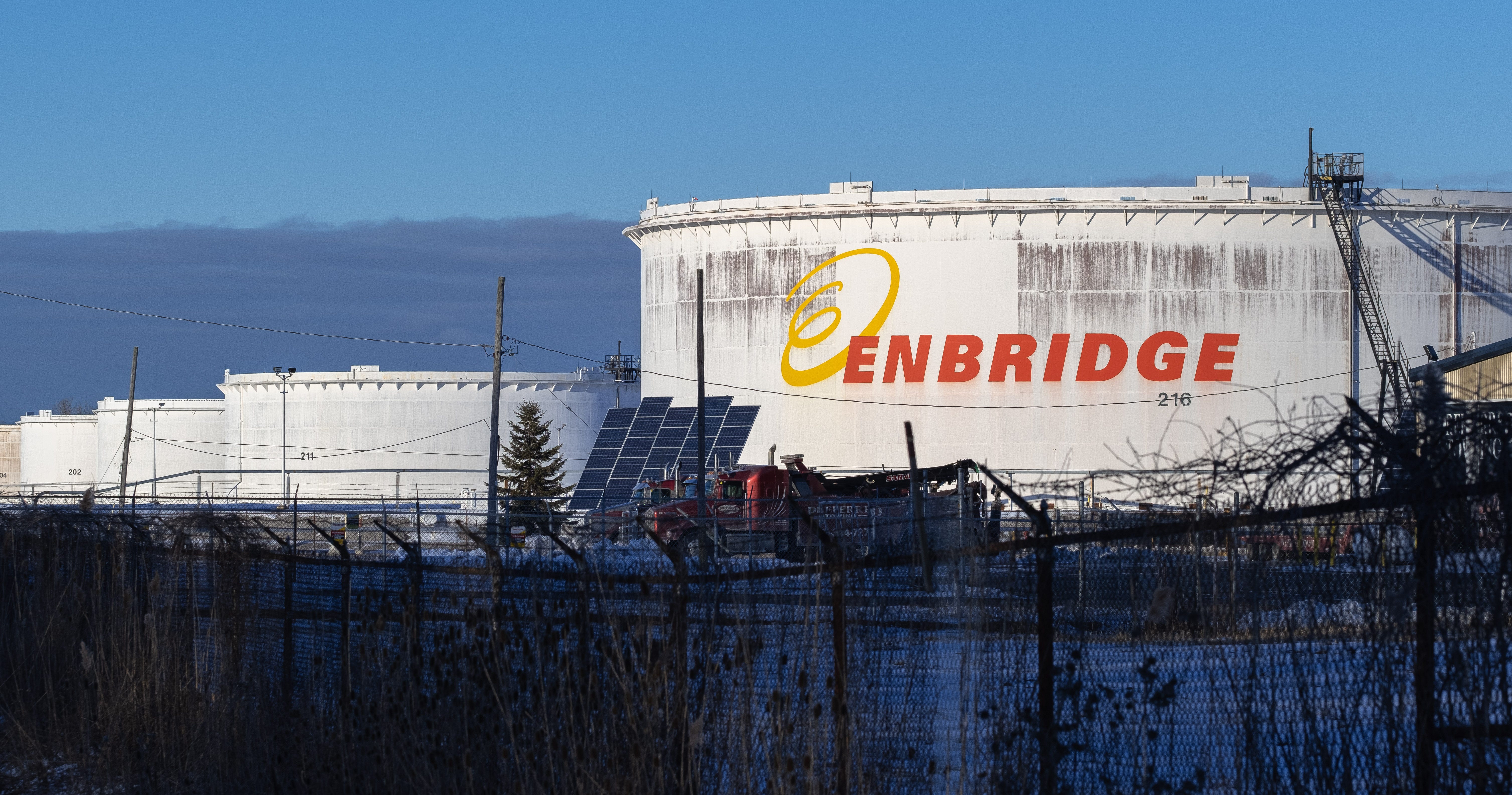 Enbridge Line 5 drives wedge between Michigan, Canada