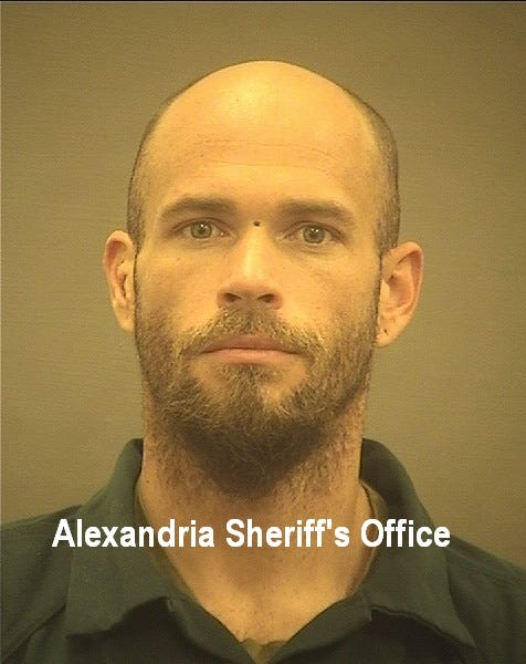 Jake Angeli se disculpa por lo que hizo en el Capitolio en Washington