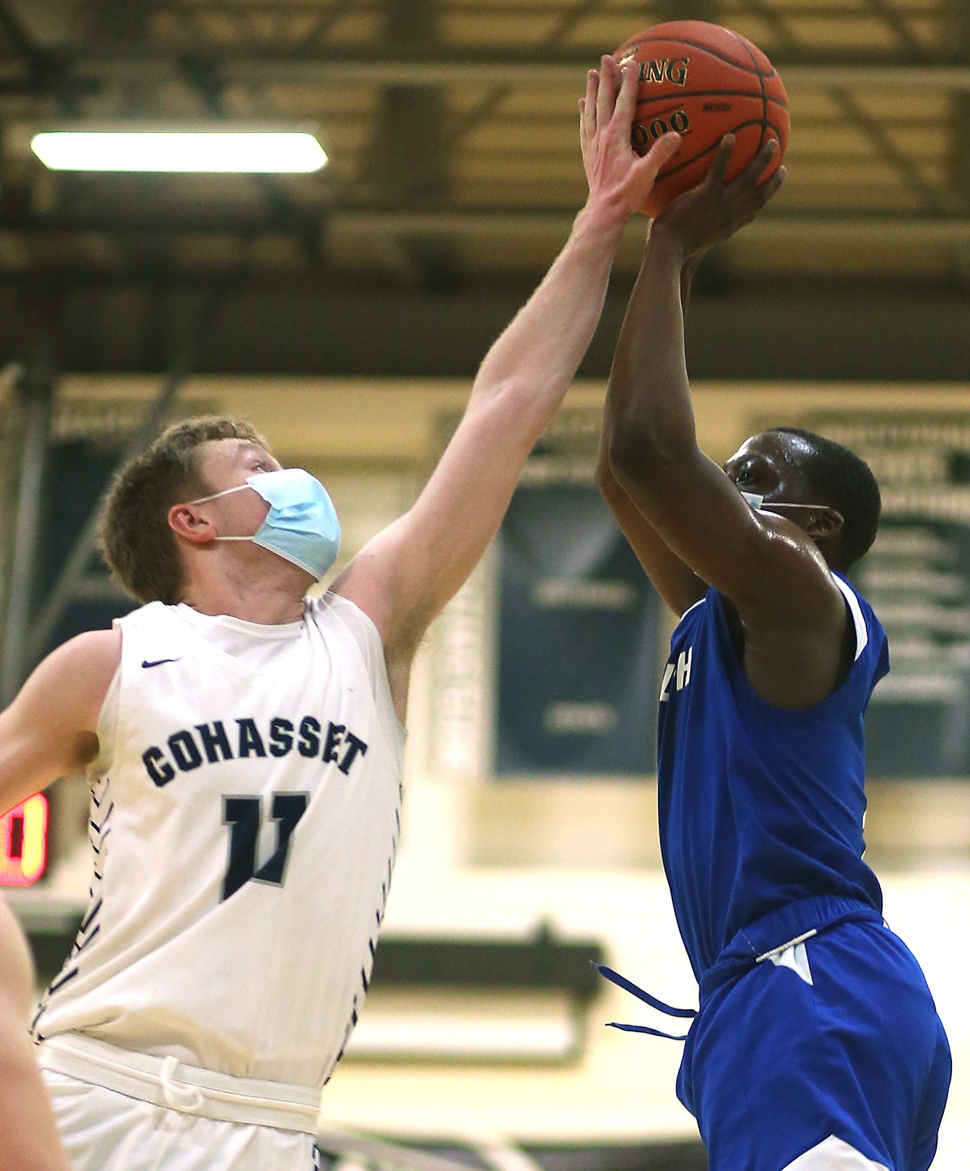 Liam Cunnie scores his 1,000th point, celebrates outside due to COVID