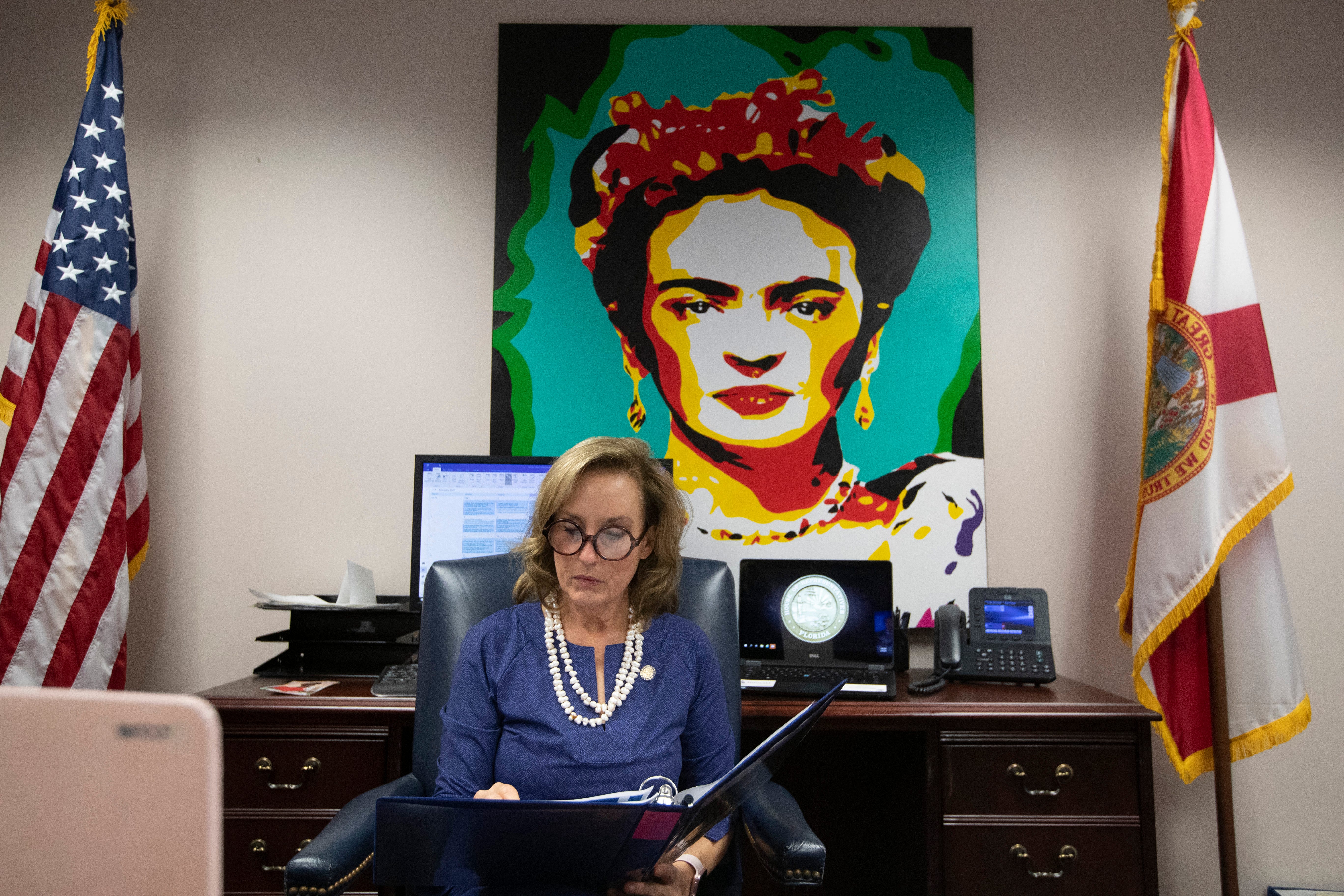 Paperwork foul-up gives Democrat Allison Tant easy North Florida win