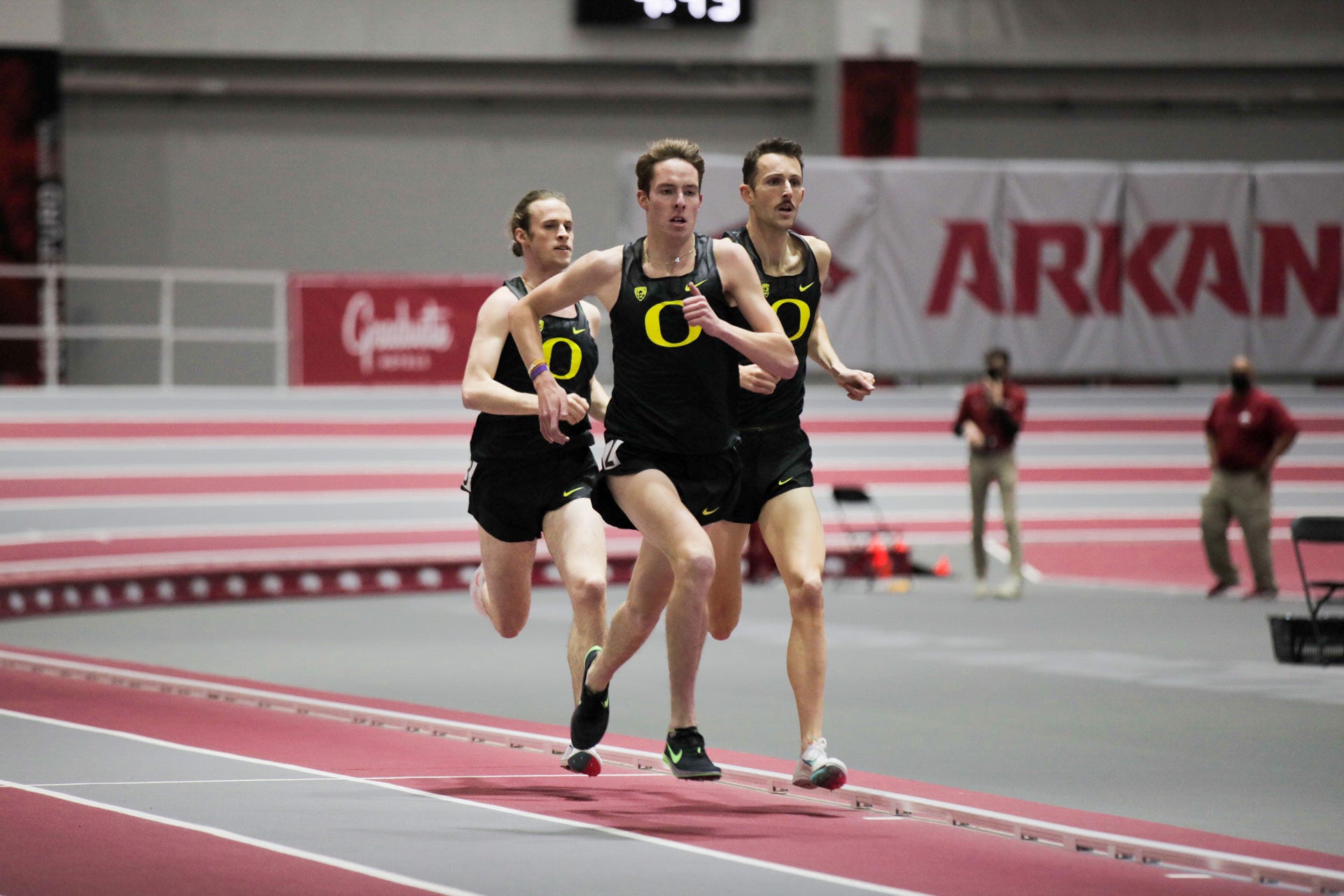 Cooper Teare breaks collegiate record as No. 1 Oregon's men's milers ...