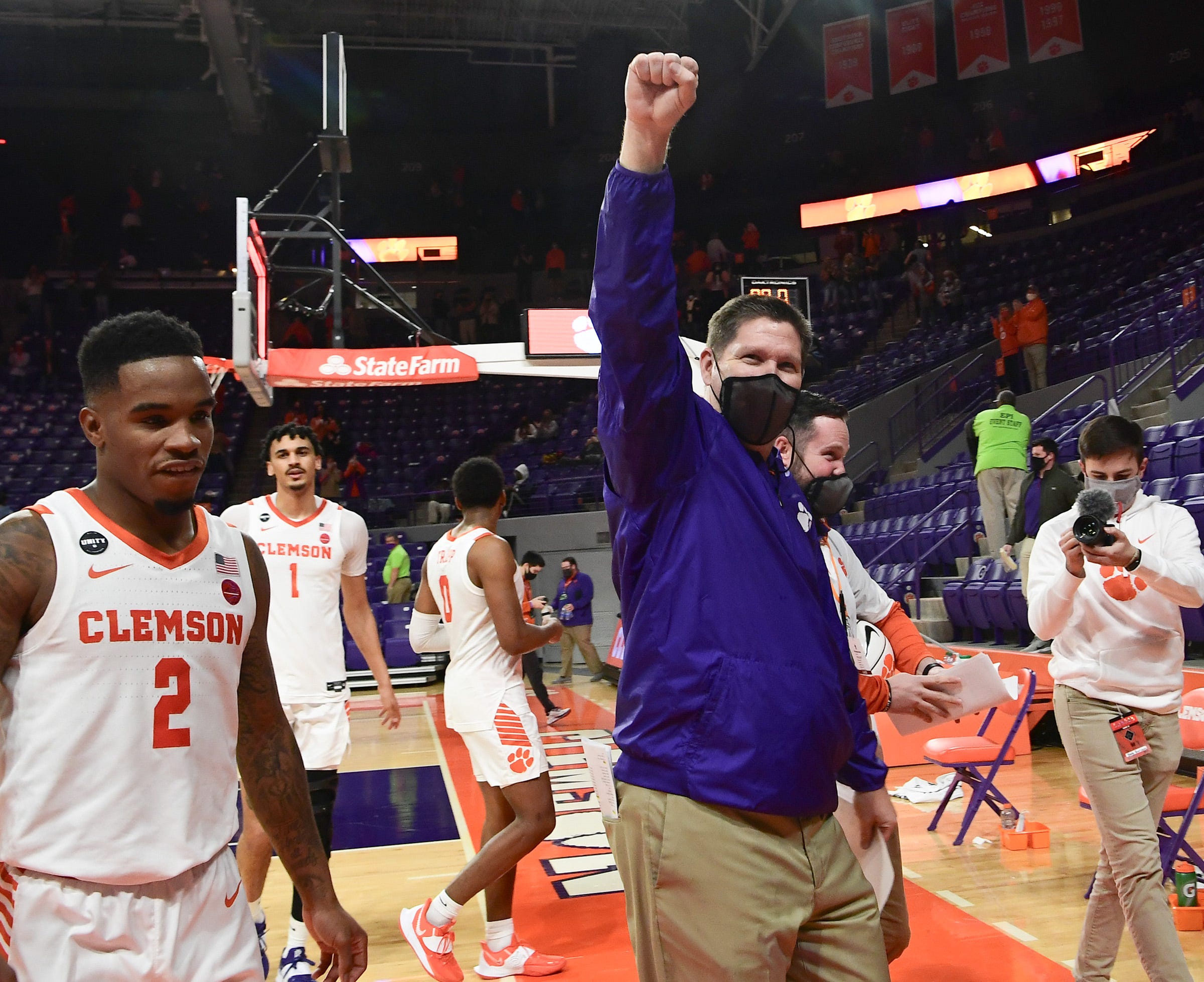 Clemson men's basketball team to play in Charleston Classic tournament