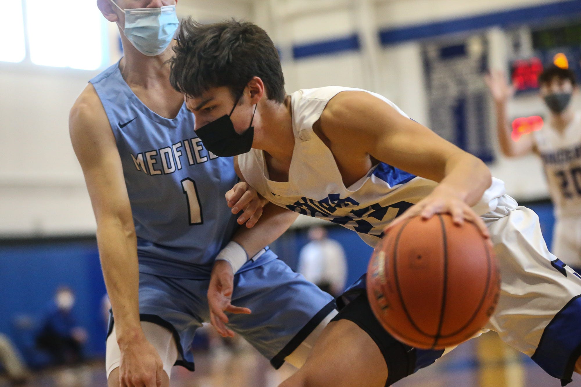 Rinaldi brothers of Dover connect on basketball court at Dover-Sherborn