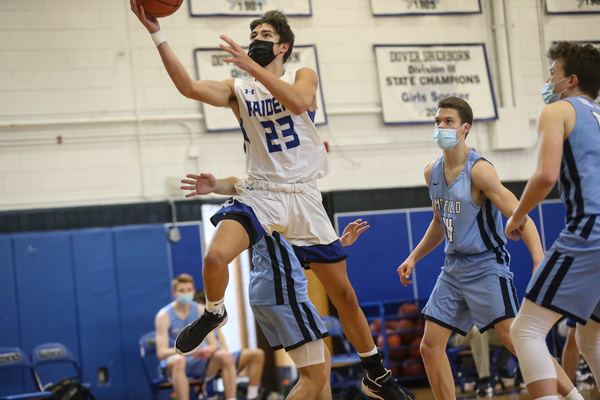 Rinaldi brothers of Dover connect on basketball court at Dover-Sherborn