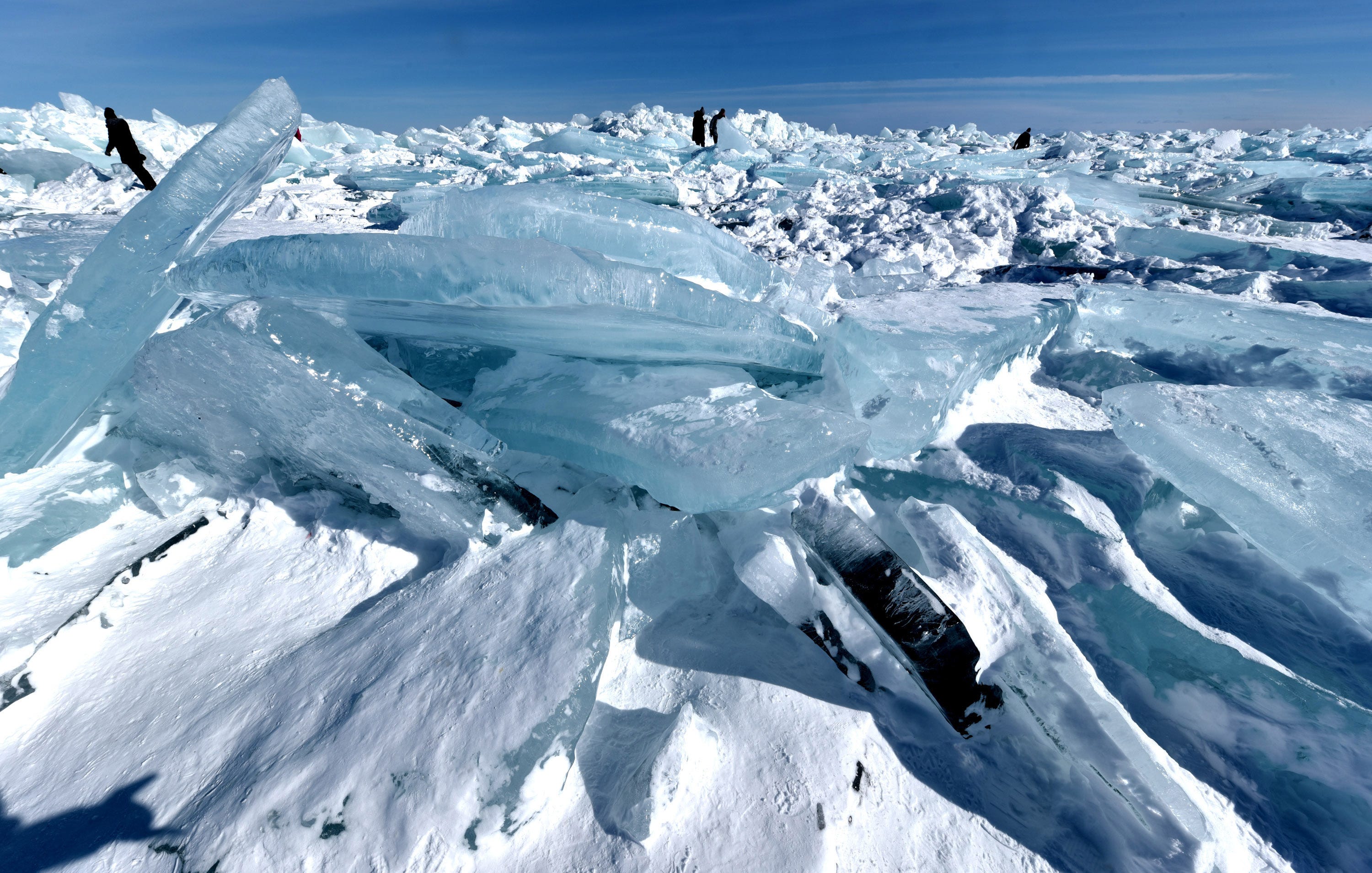 This year's blue ice in the Straits of Mackinac 'spectacular'