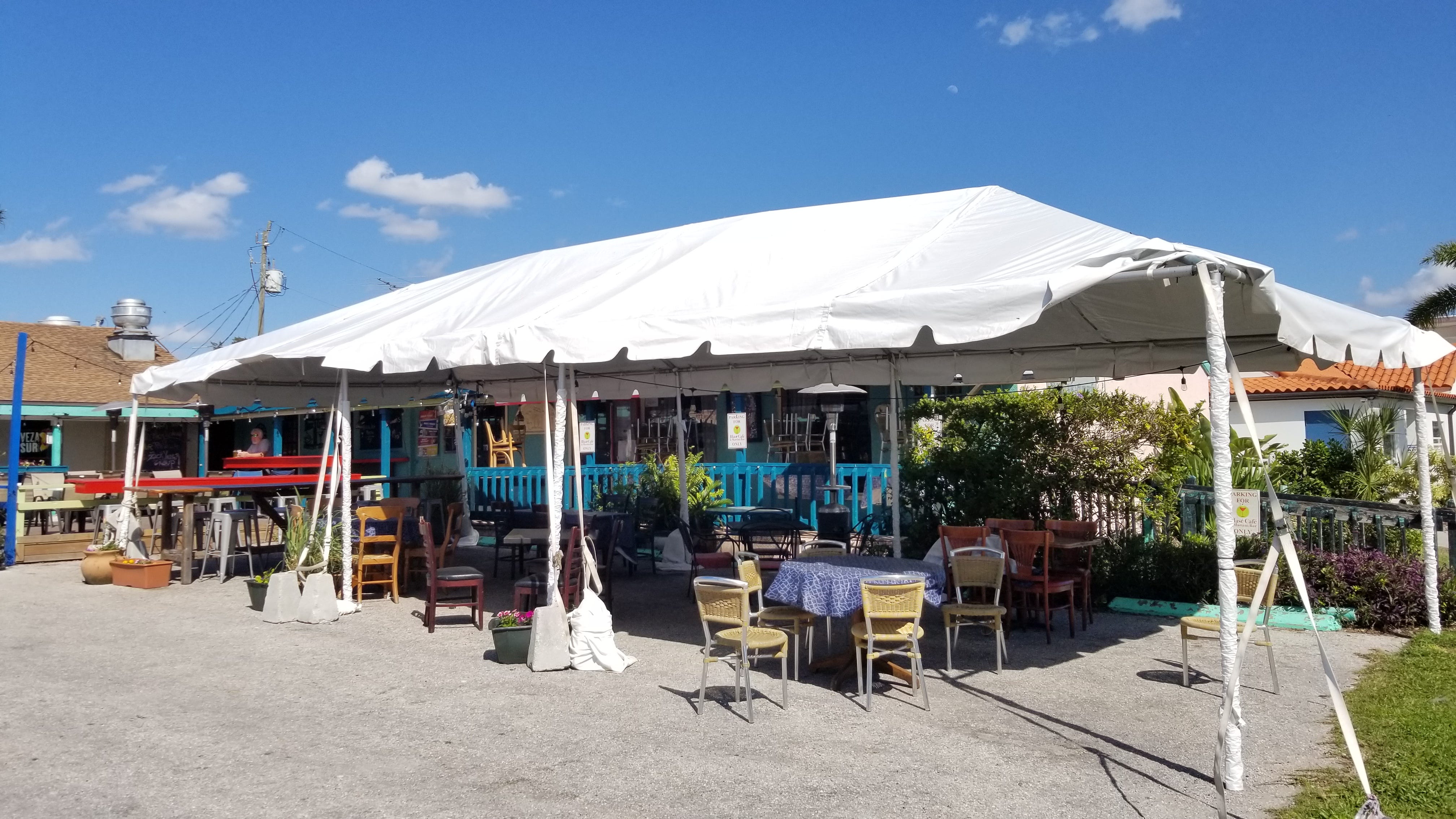 The best restaurants, bars and ice cream shop in Siesta Key Village