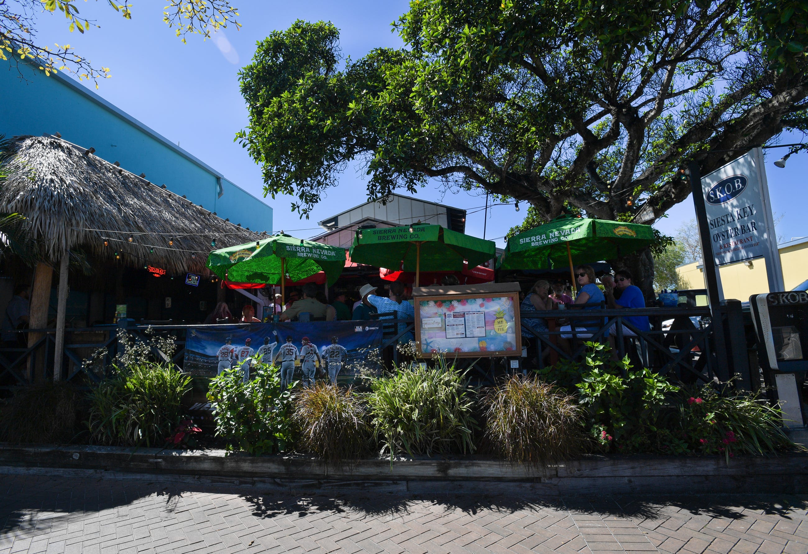 The best restaurants, bars and ice cream shop in Siesta Key Village