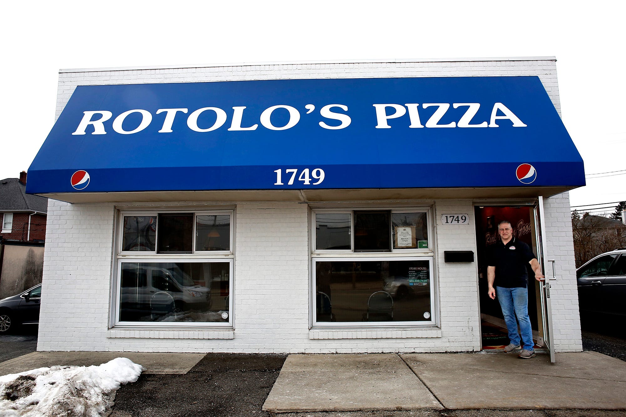 Filmmaker obsessed with old jingle for Rotolo's Pizza near Grandview