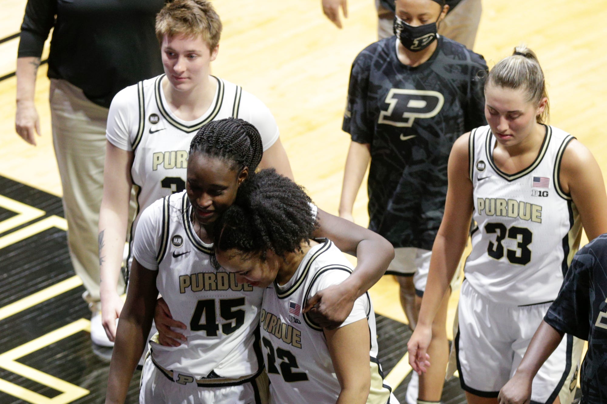 Purdue women's basketball ends losing streak by holding off Illinois