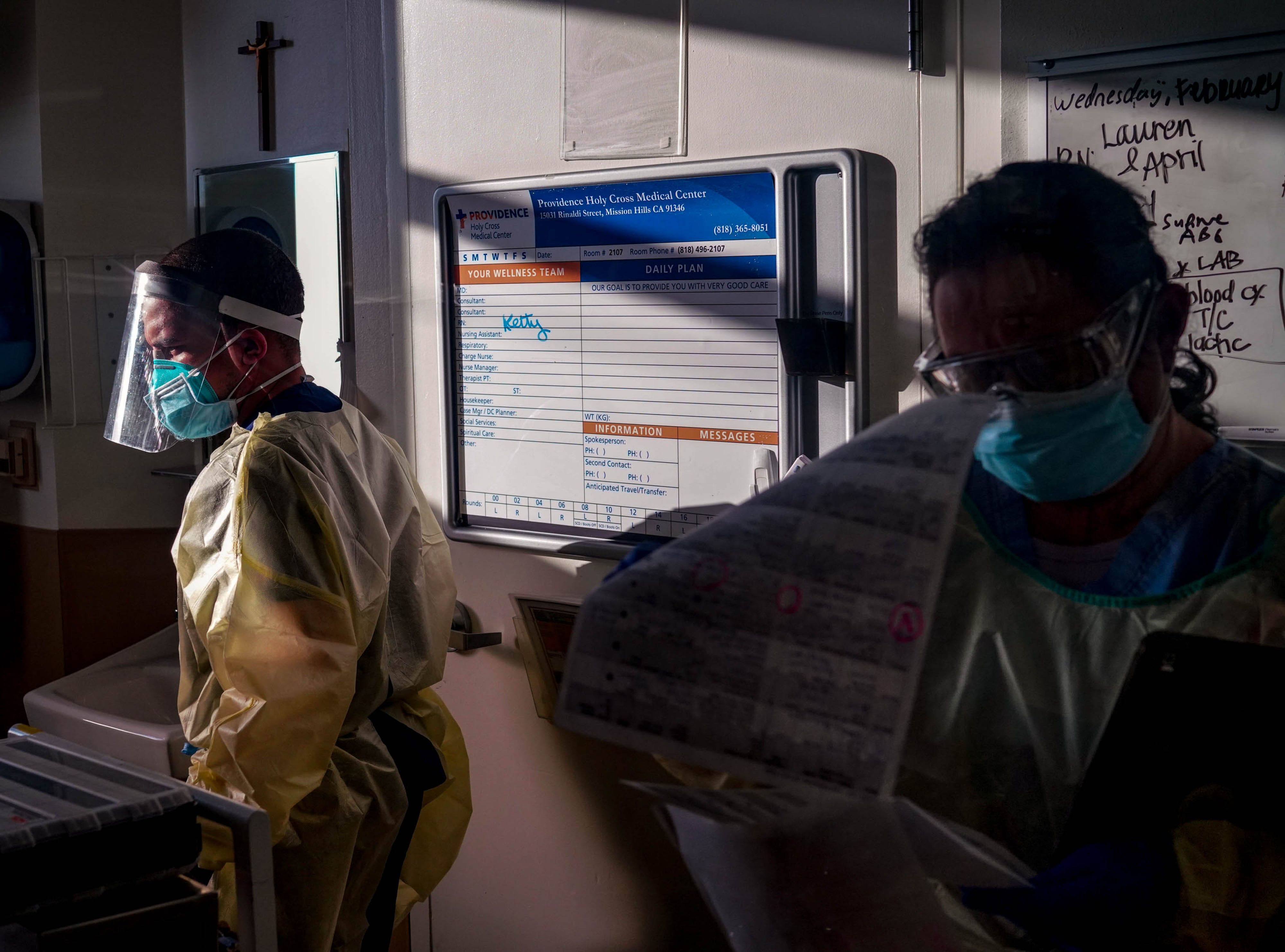 Inside a COVID ICU: How hospital staff cope with suffering and death