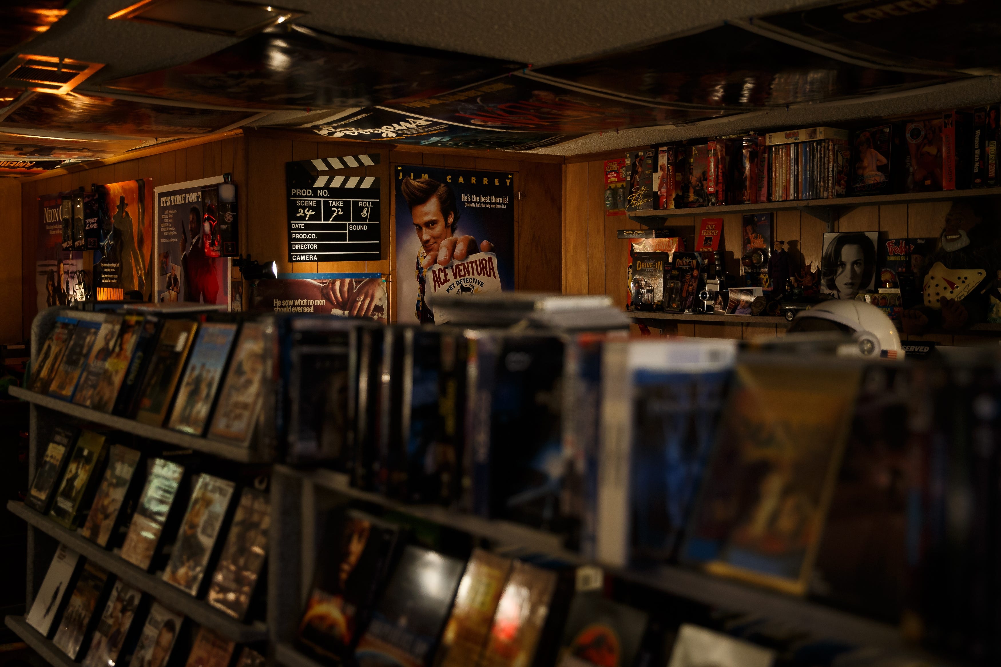Blockbuster replica: Iowa man turns basement into movie rental store